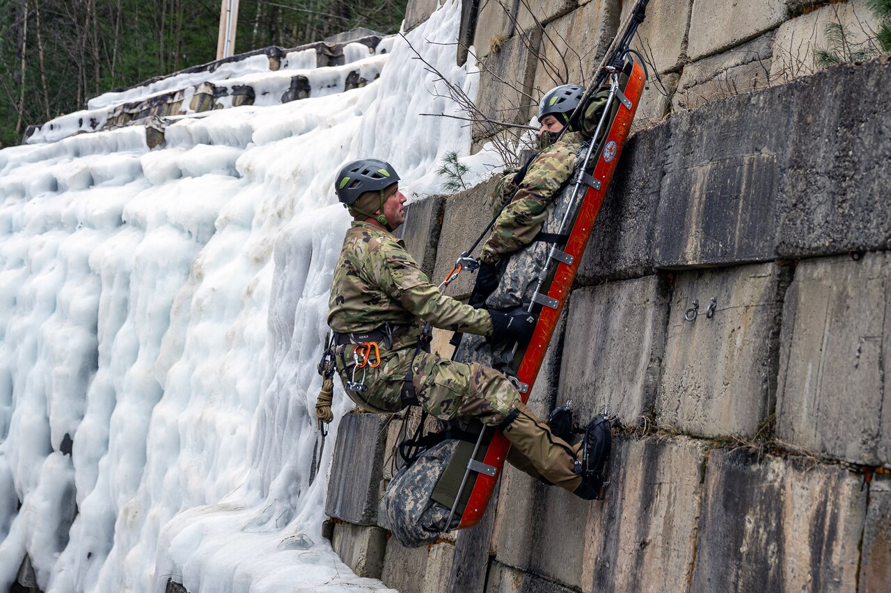 army climbing