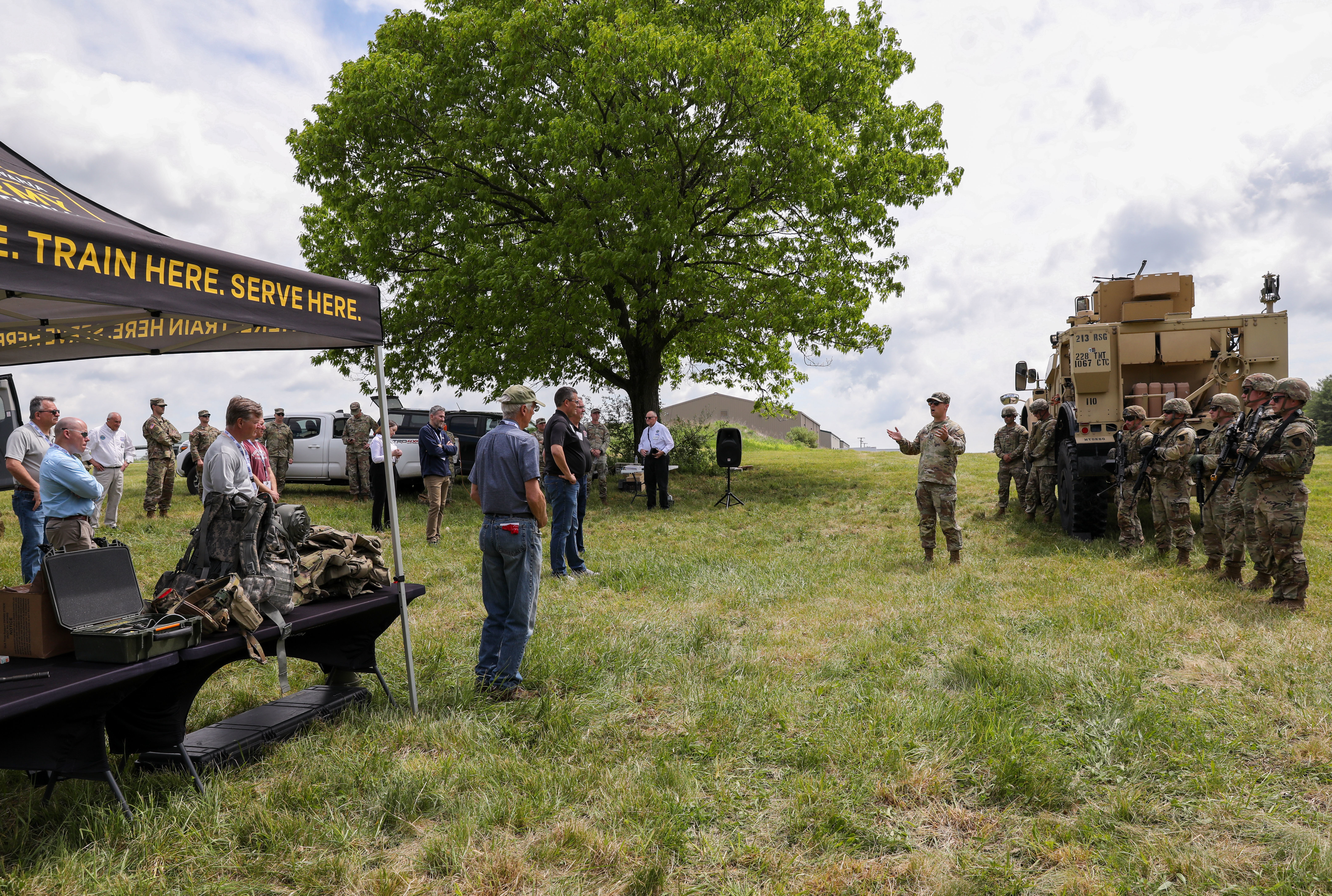 ESGR Bosslift highlights Pa. Guard mission, capabilities to employers ...