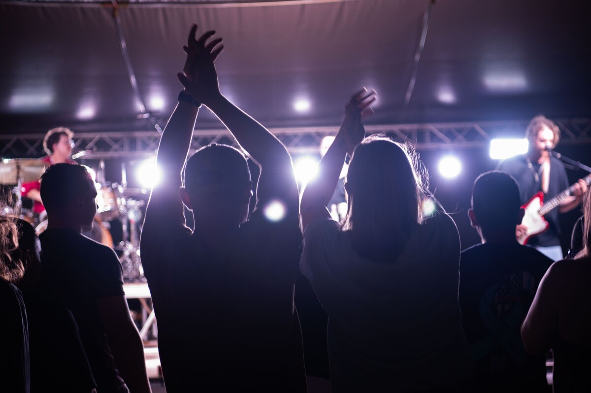 Operation MWR concert on Andersen AFB > Andersen Air Force Base ...