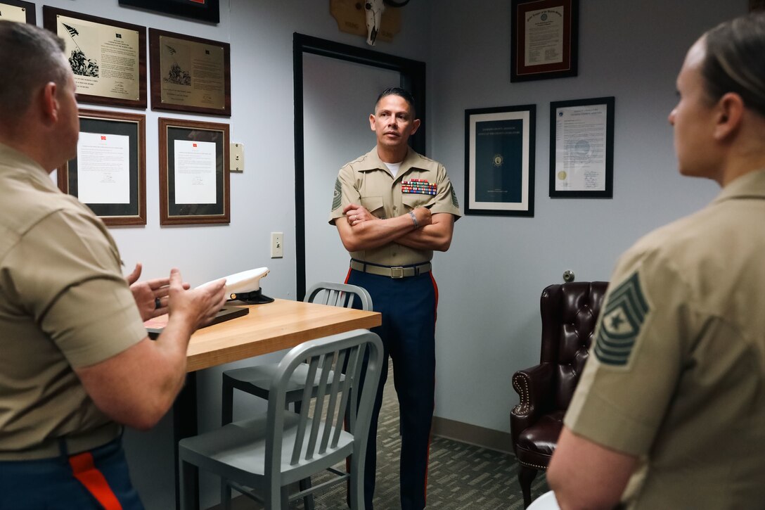 Sergeant Major of the Marine Corps Visits Kansas City