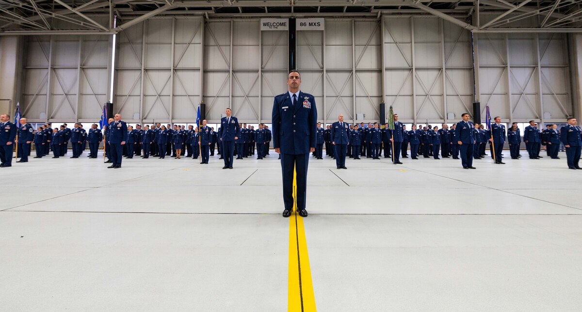 86 AW welcomes new commander > Ramstein Air Base > Article Display