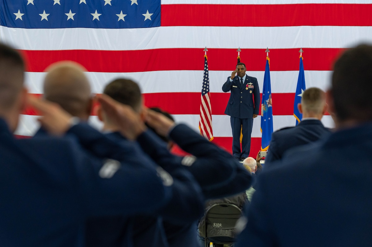 86 AW welcomes new commander > Ramstein Air Base > Article Display