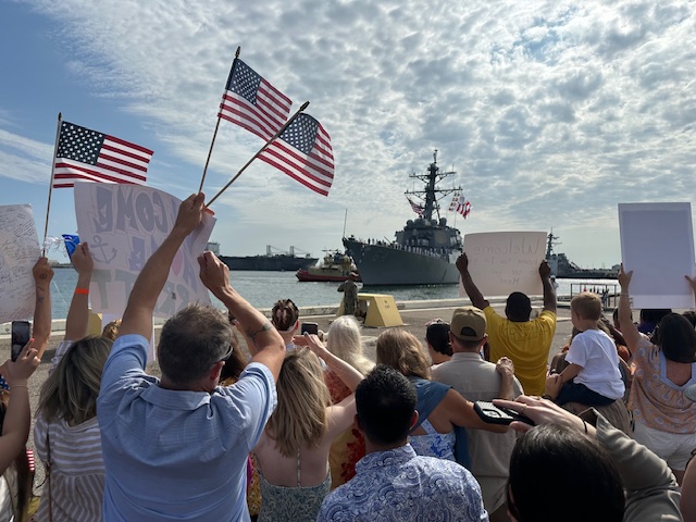 USS Carney Returns Home from Historic Deployment > U.S. Fleet Forces ...