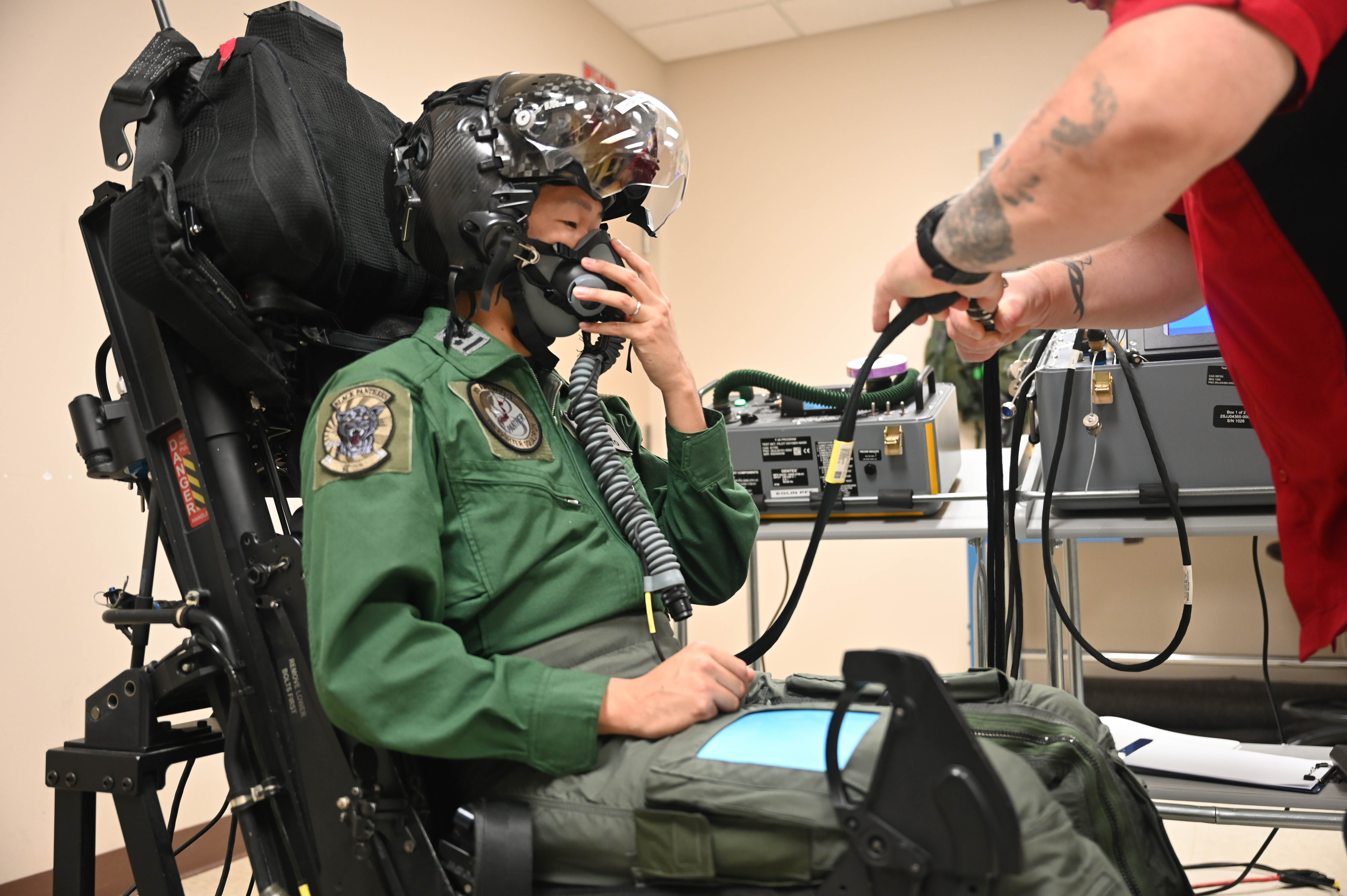 Pilot fit facility reaches milestone, outfits 1,000th F-35 pilot > Air ...