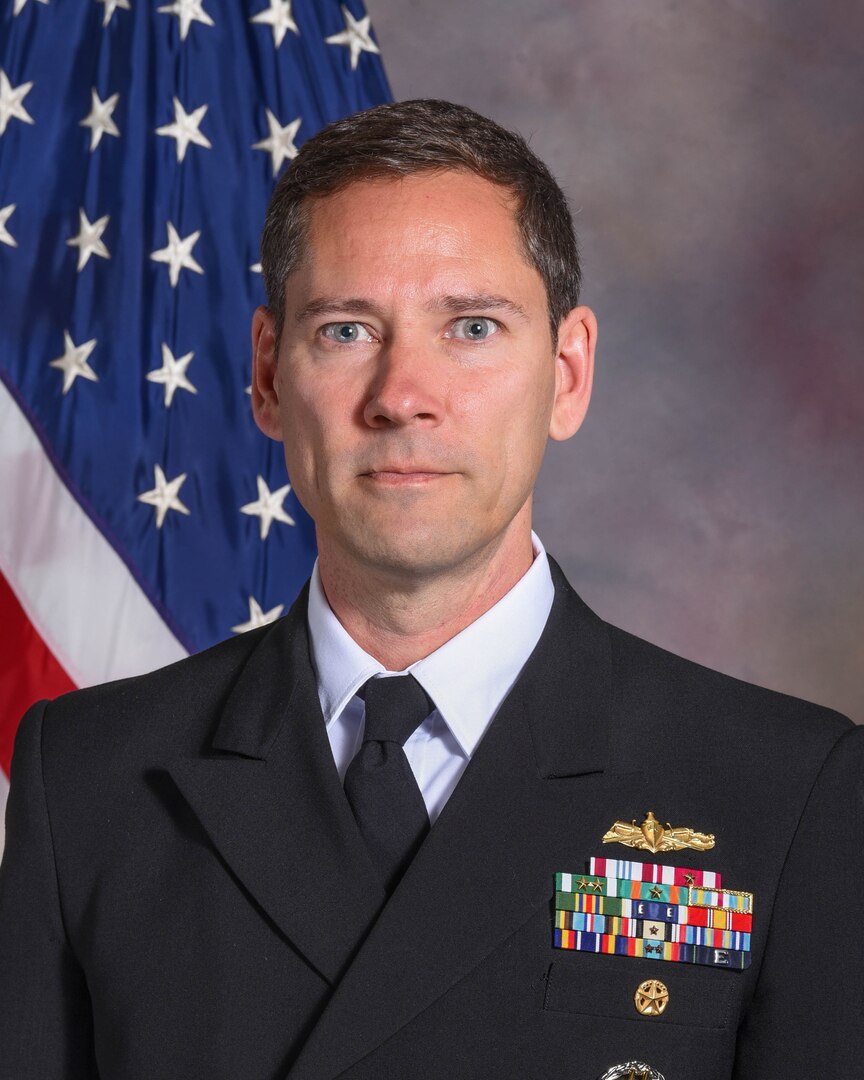 CAPT W. Ennis Parker, USN > The Eisenhower School > Leader-Bio