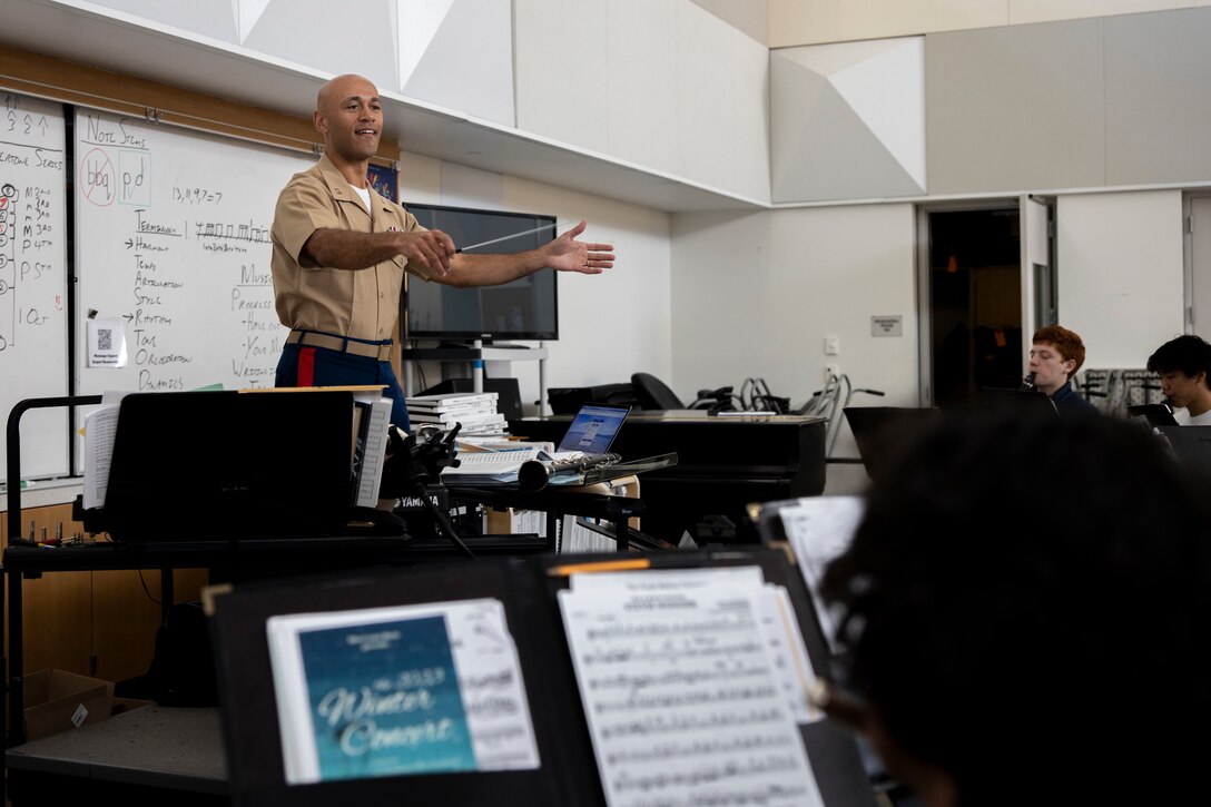 1st Marine Division Band Performs at Mira Costa HS
