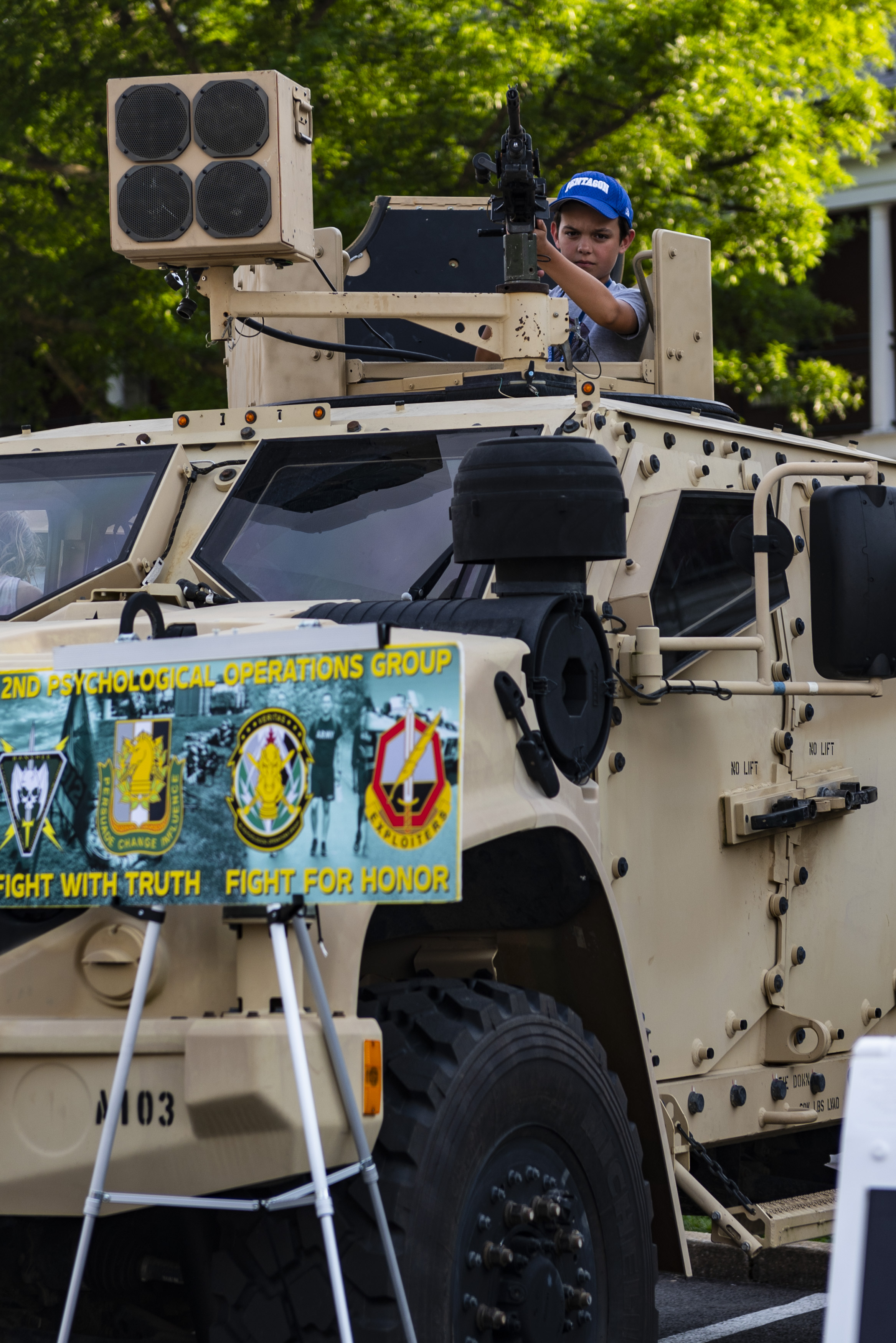 U.S. Army Reserve chief hosts Twilight Tattoo performance > 75th U.S ...