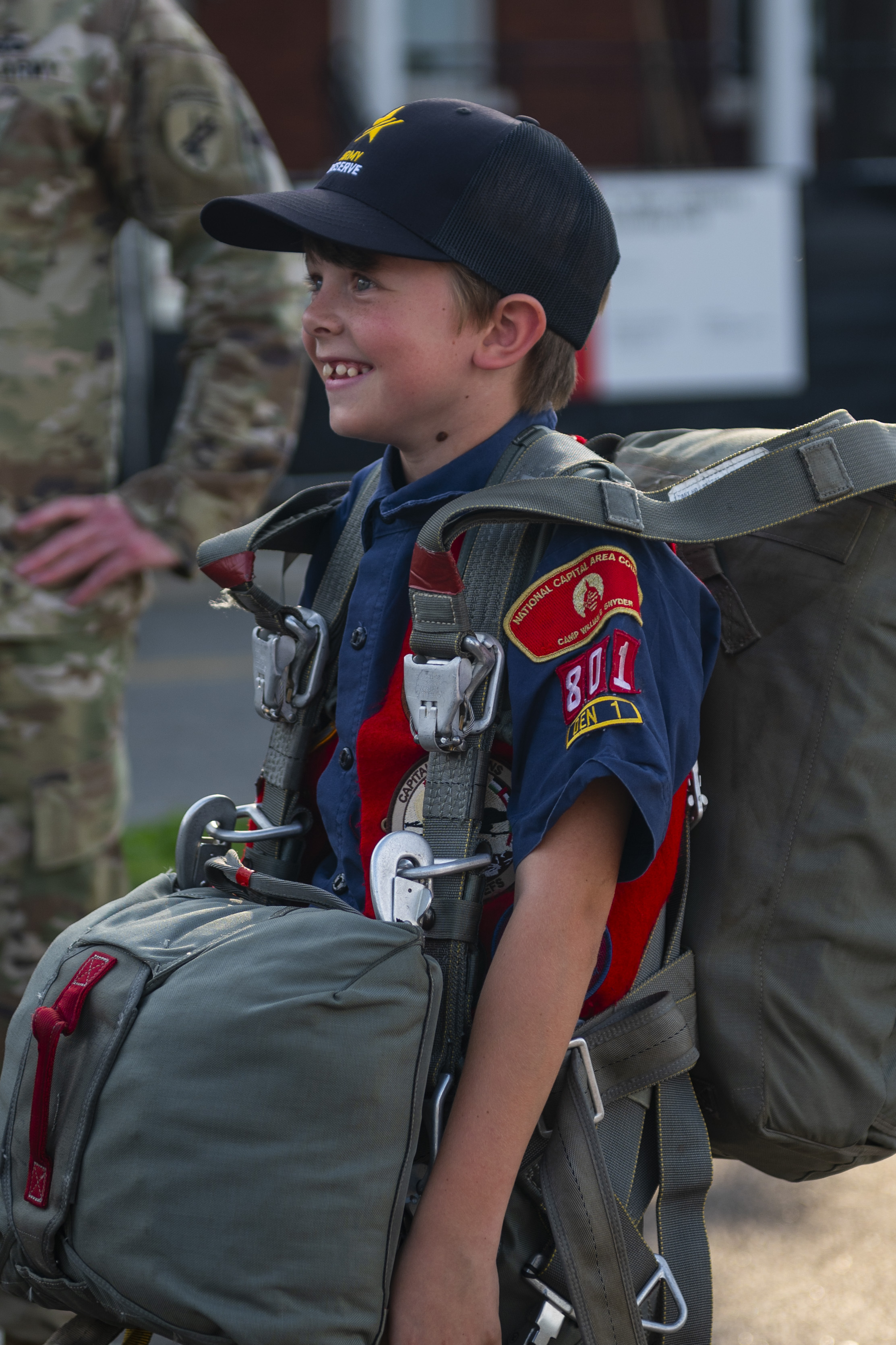U.S. Army Reserve chief hosts Twilight Tattoo performance > U.S. Army ...