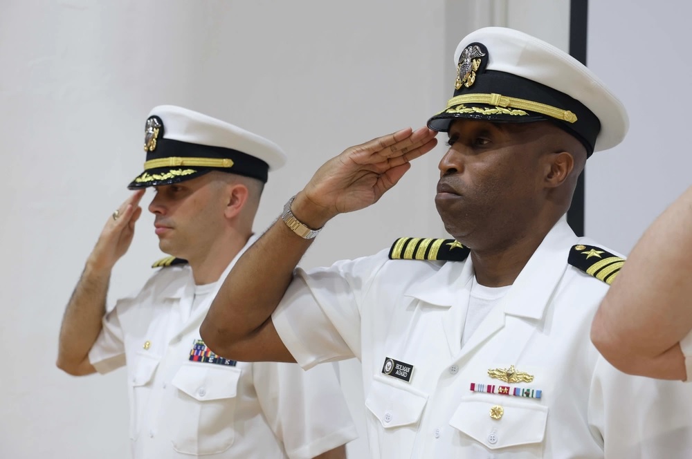 USS Shoup Changes Command from Commander to Captain > Naval Surface ...