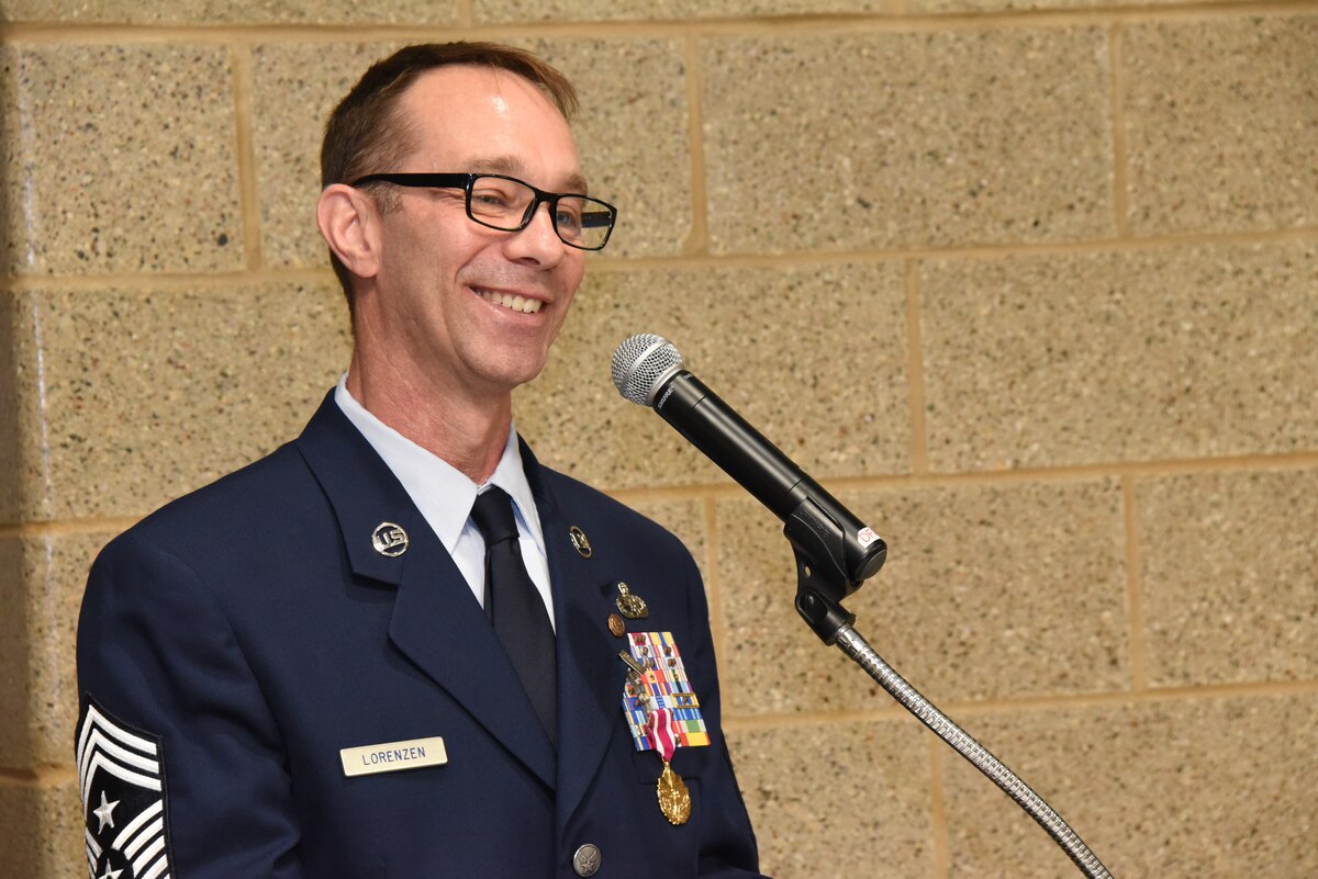 Command Chief Ron Lorenzen retires > 185th Air Refueling Wing > Article ...