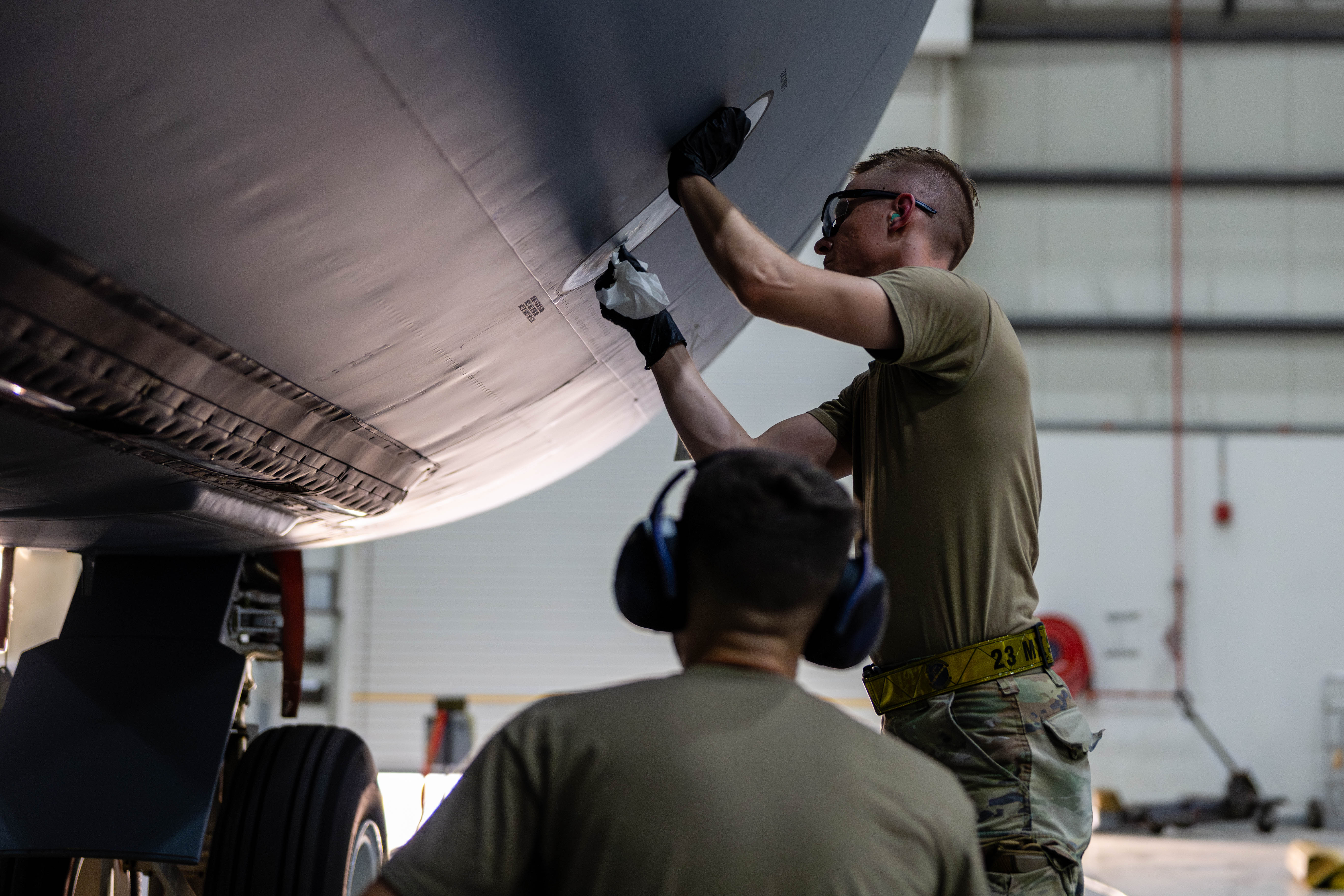 379th EMXS repair and replace static port > U.S. Air Forces Central ...