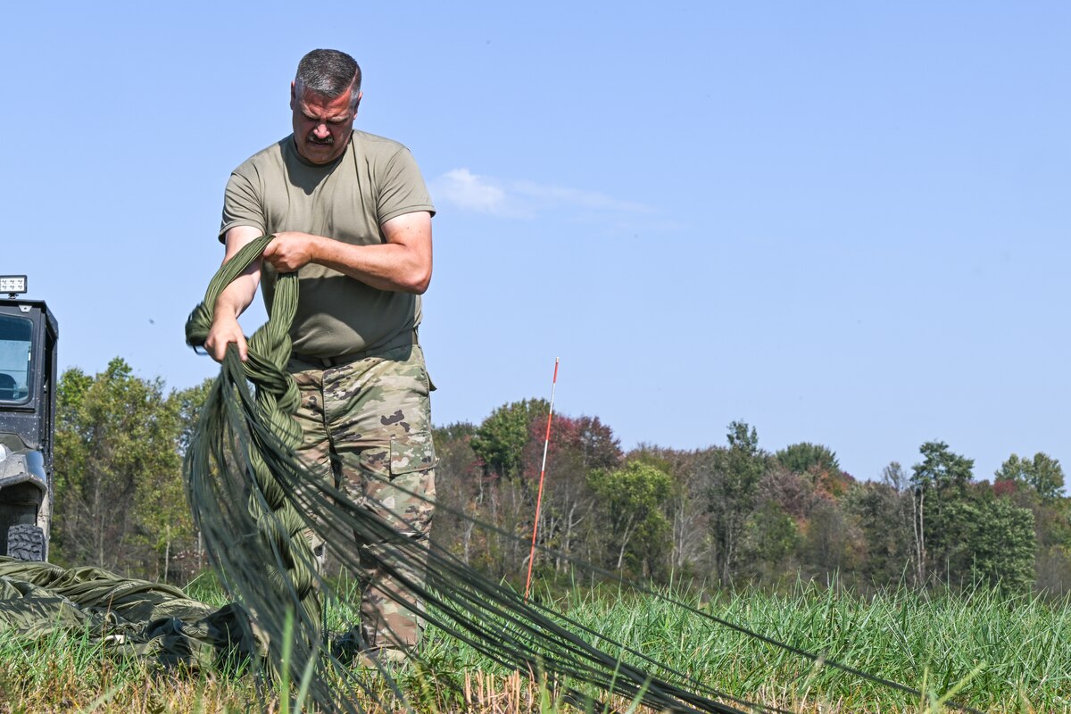 Airdrop practice hits the mark for combat readiness > Youngstown Air ...
