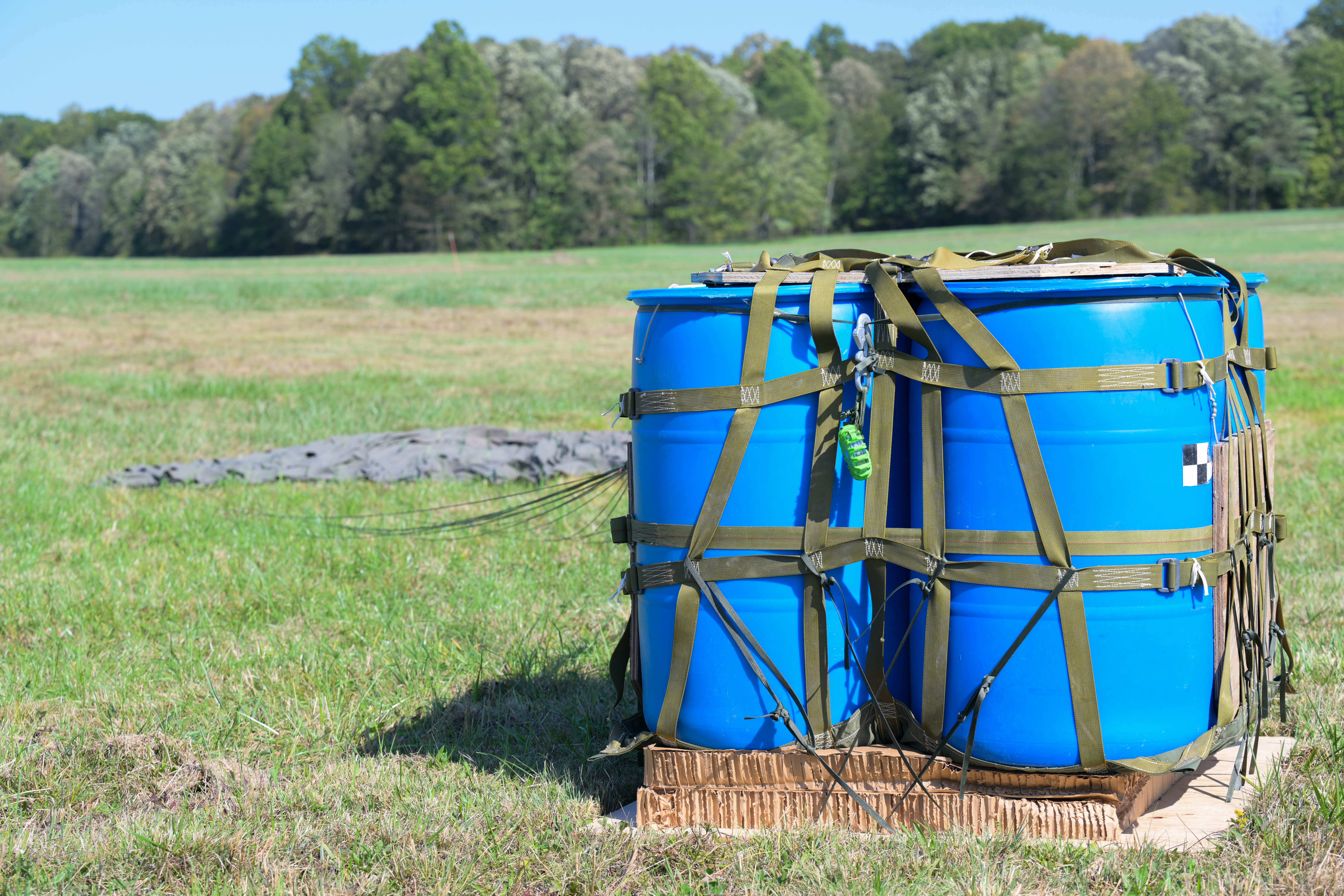 Airdrop practice hits the mark for combat readiness > Air Force Reserve ...