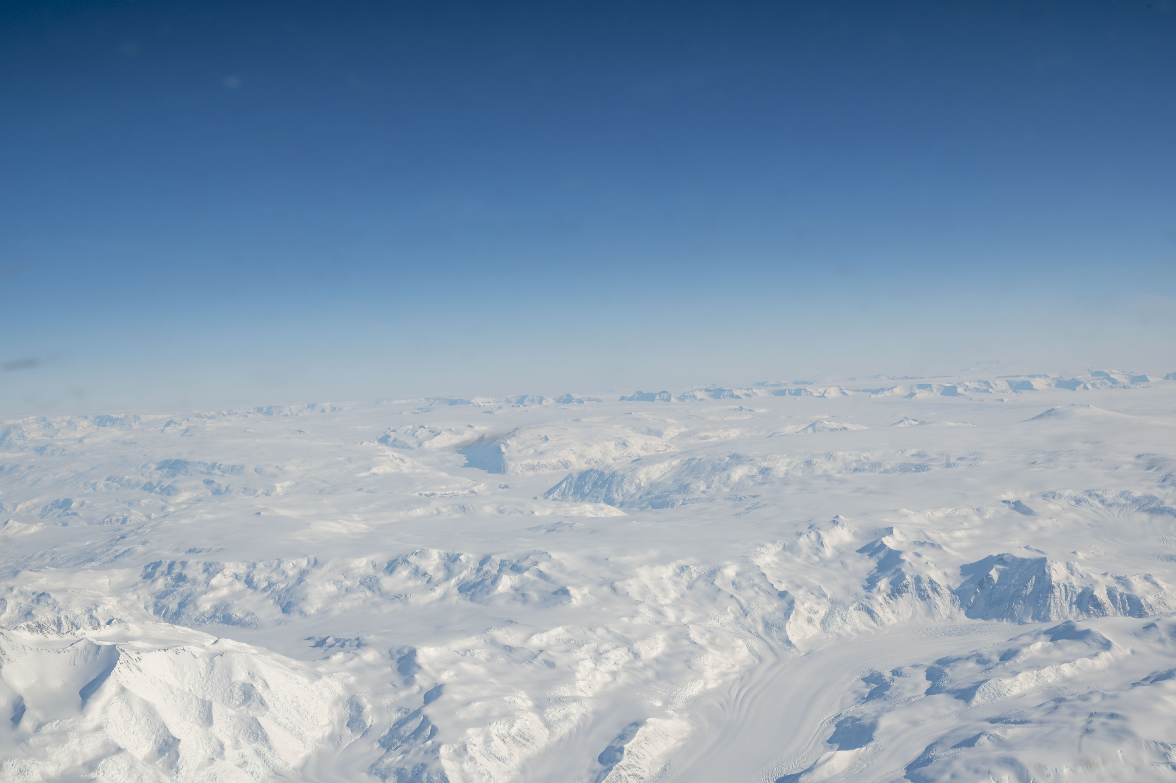 Antarctic Airlift: Change of Command on Ice > 4th Air Force > Article ...