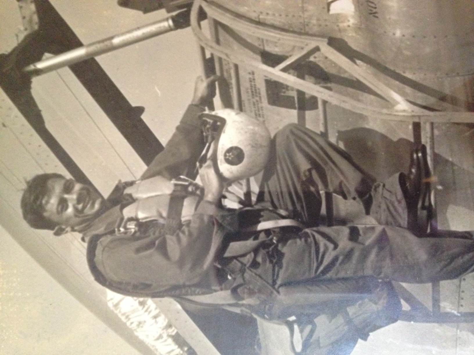 Above the battlefield: Untold story of 92-year-old Vietnam War pilot ...