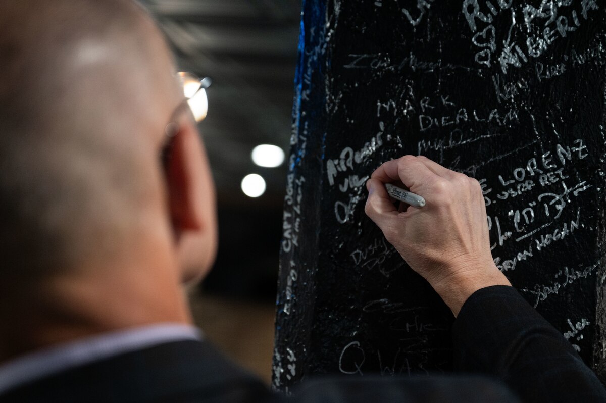 Retired CMSAF James A. Roy visits Maxwell AFB > Air University (AU ...