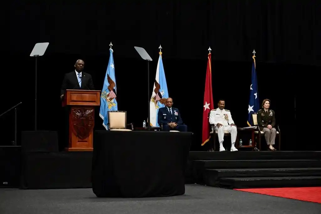 Austin Highlights Critical Role of Partnerships at Southcom Change of Command > U.S. Southern ...