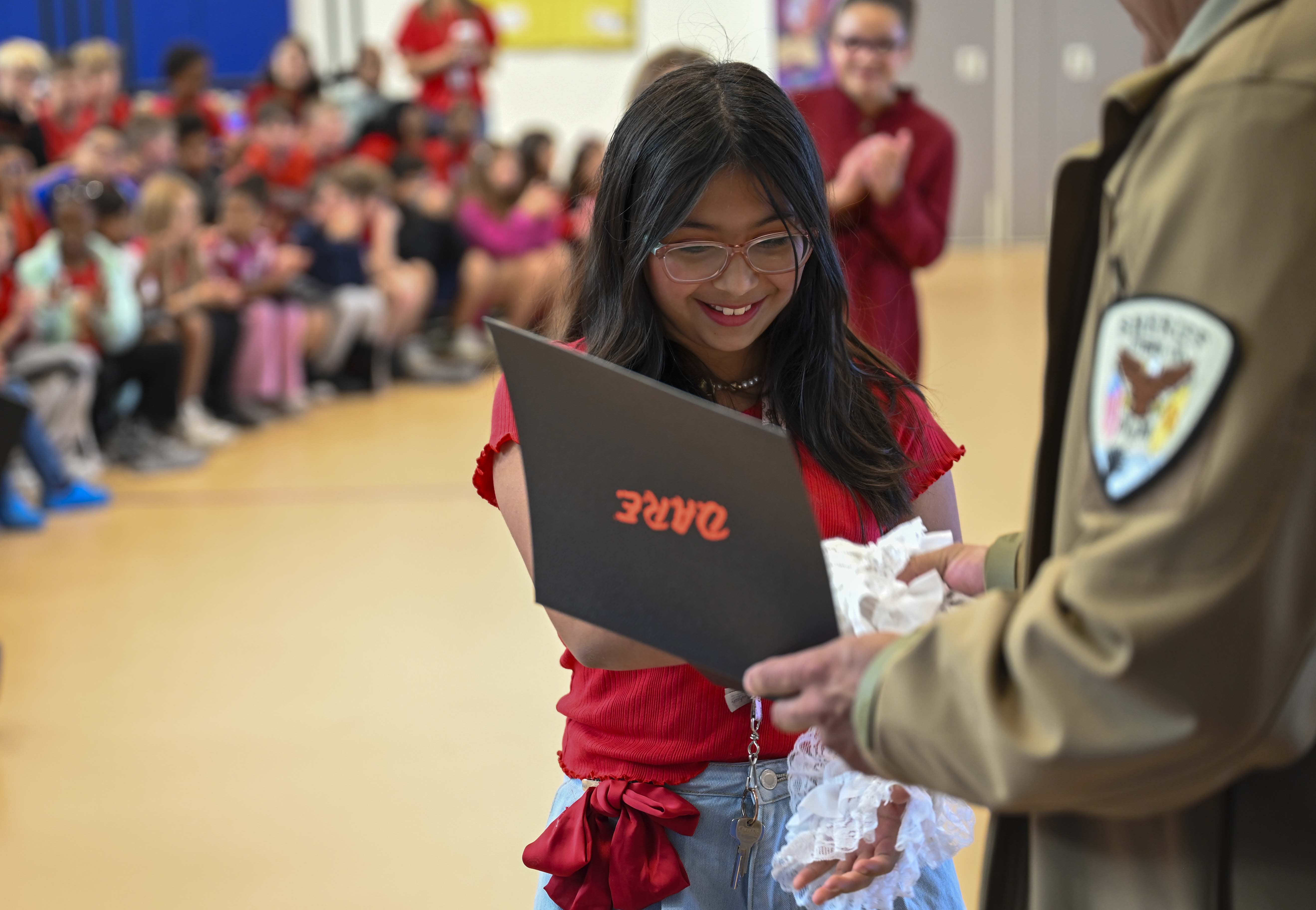 Holloman Elementary School hosts D.A.R.E. graduation > Holloman Air ...