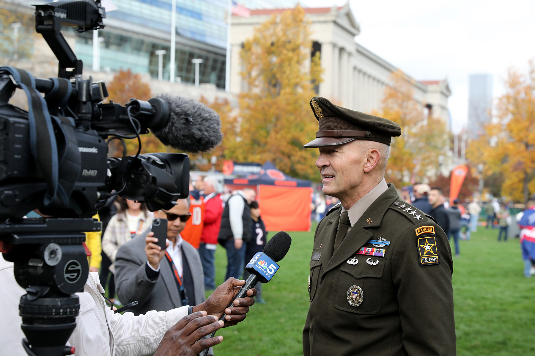 Veterans receive honor at Soldier Field during Chicago Bears ‘Salute to ...
