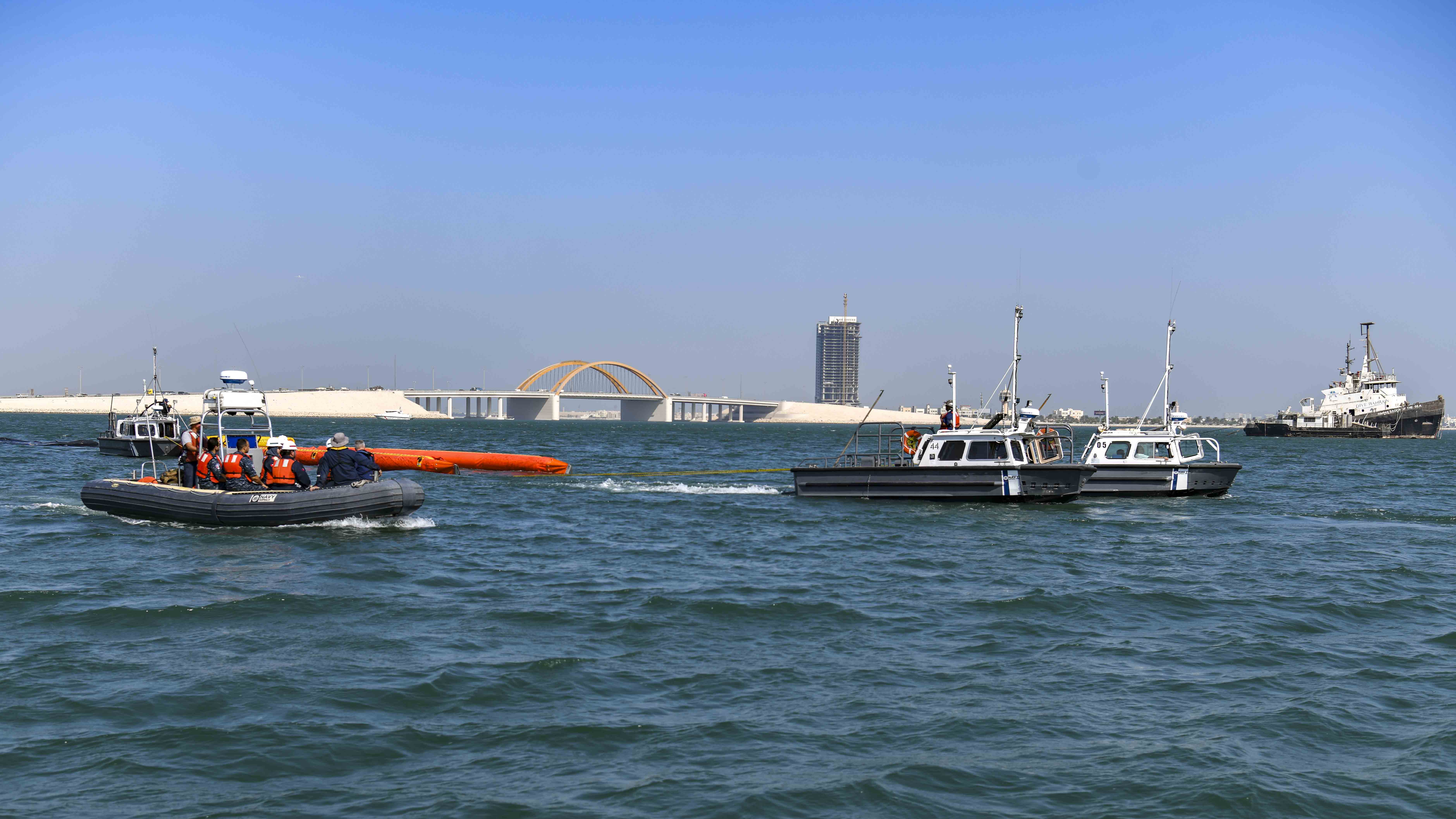 NSA Bahrain, NAVSEA Conduct Annual Oil Spill Response Training Exercise ...
