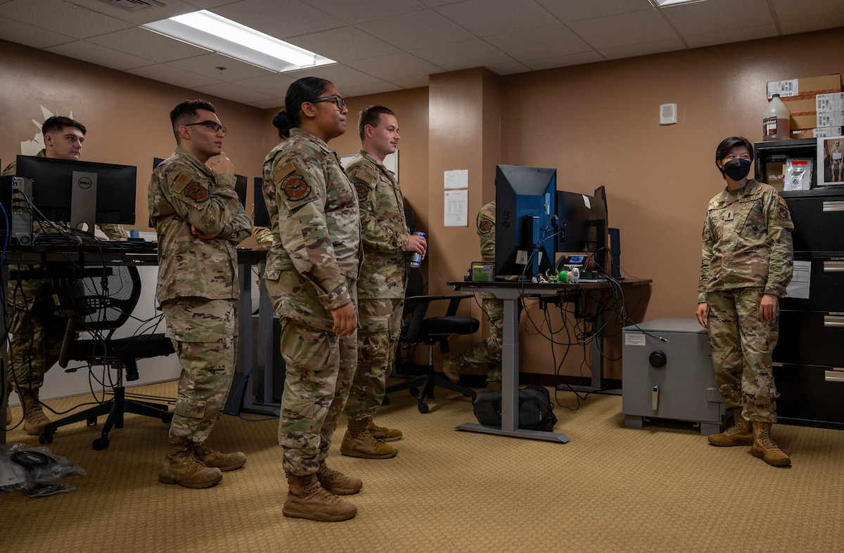 18th Wing practices ops under simulated network outage > Kadena Air Base > Article Display