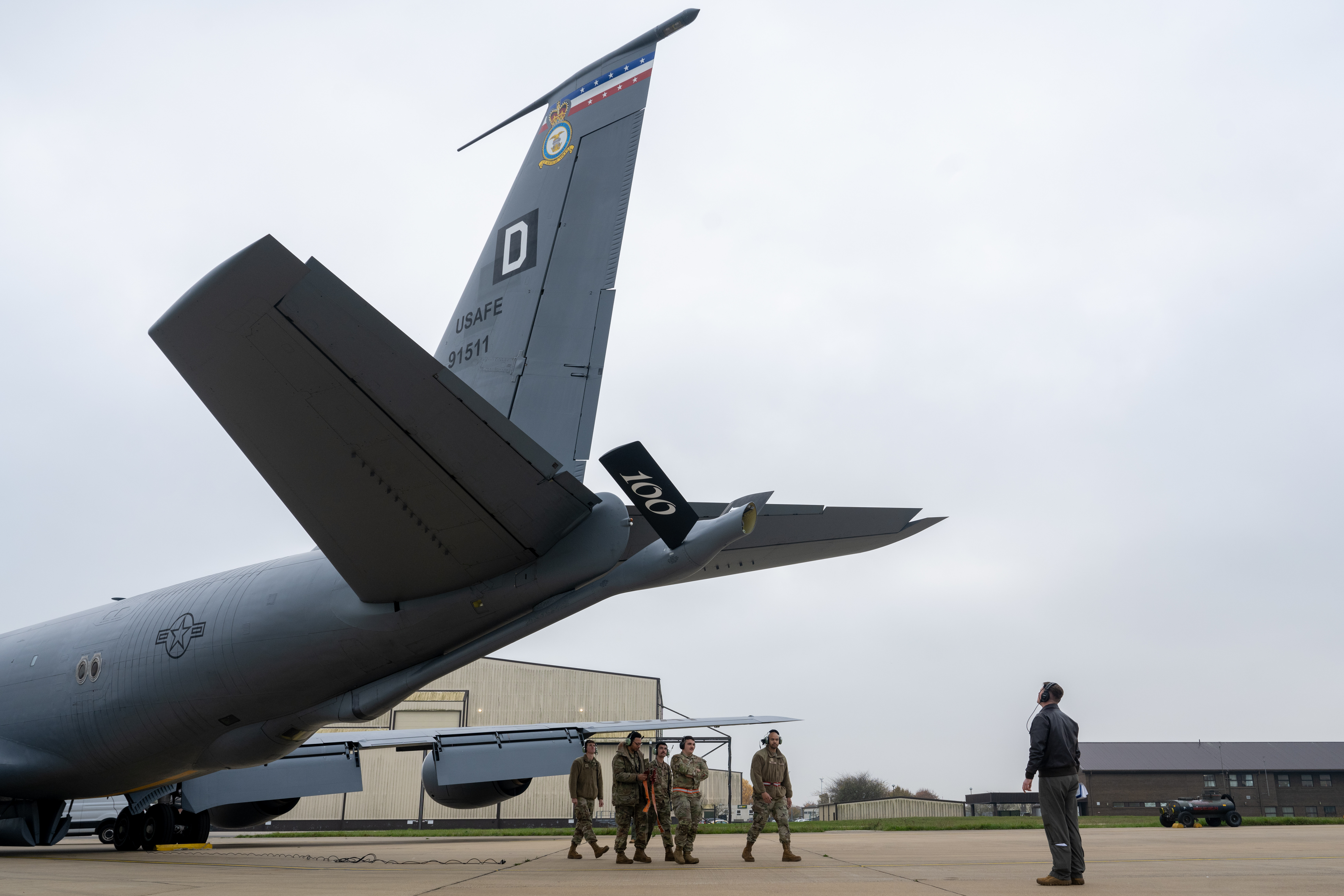100th ARW refuels 2nd BW B-52 during BTF > Royal Air Force Mildenhall ...