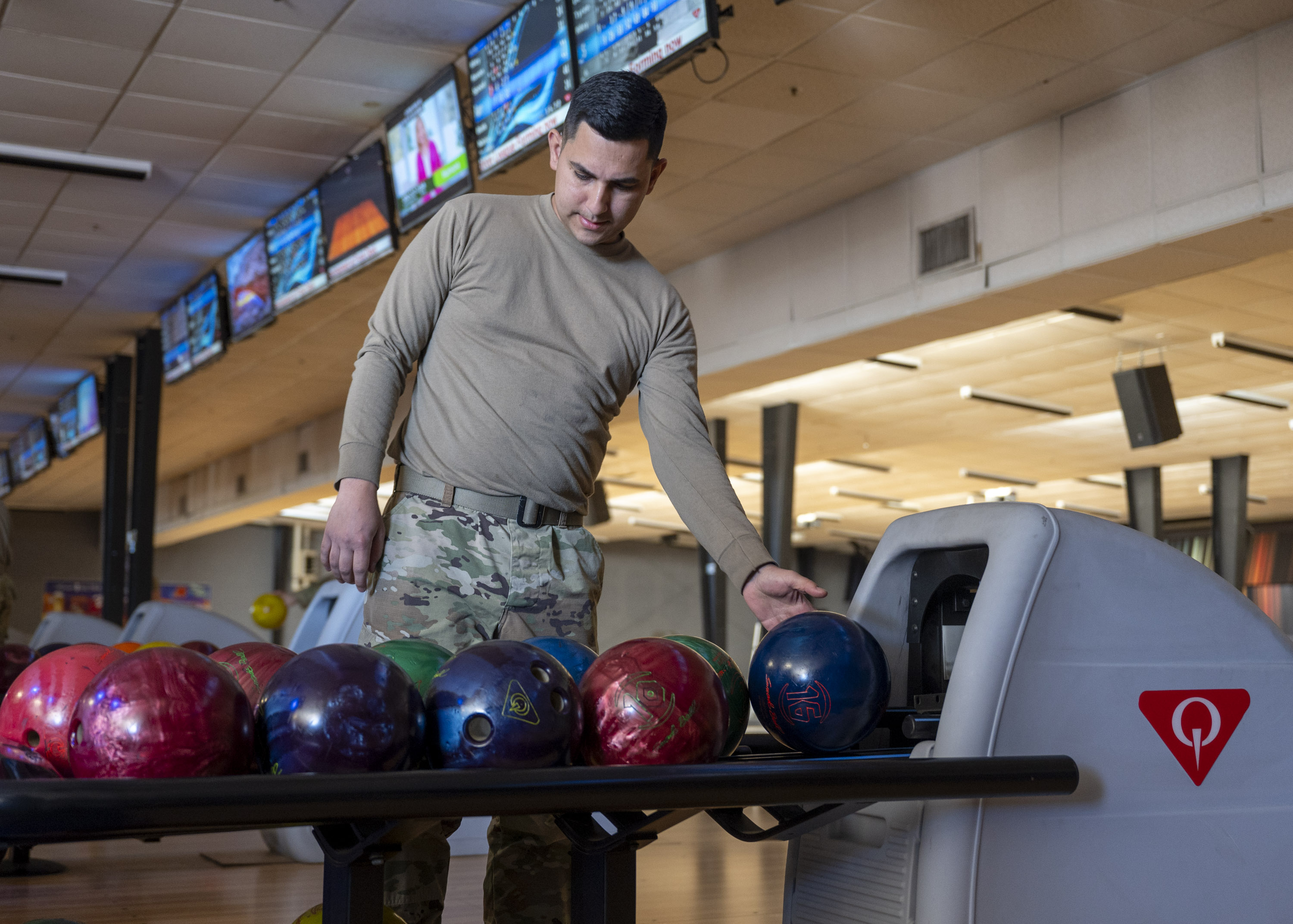 DLT 5/6 hosts Airman's Week Bowling day > Davis-Monthan Air Force Base ...