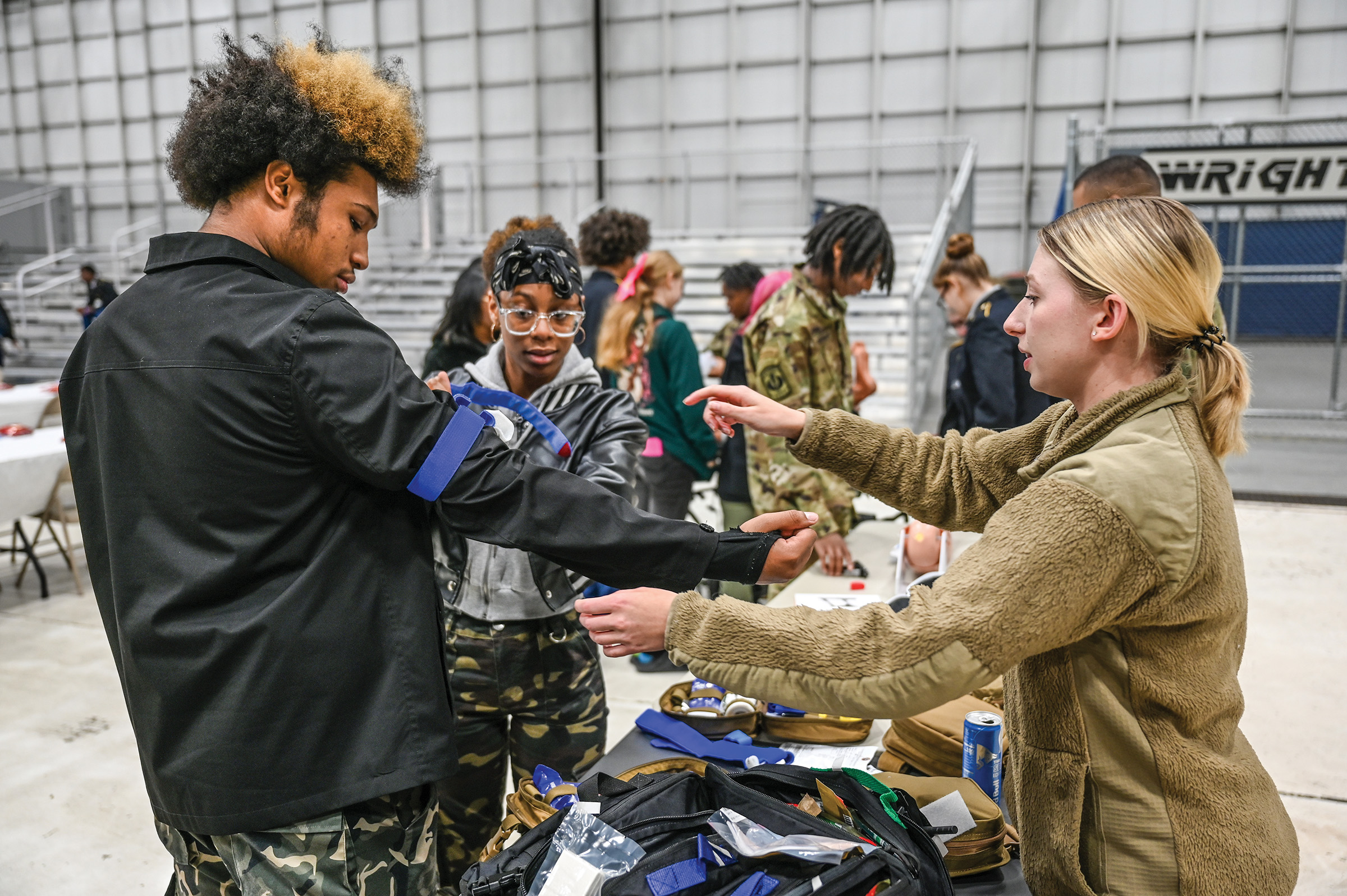 Dayton Public Schools students visit the 445th Airlift Wing > 931st Air ...