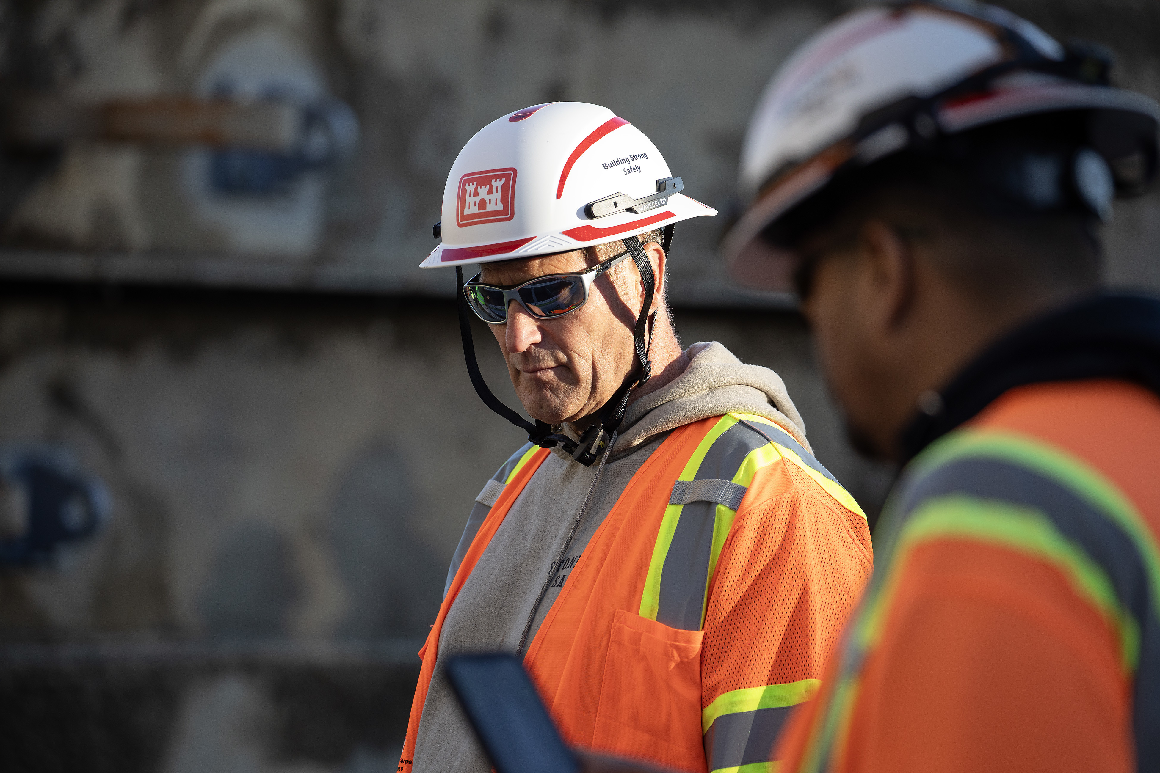 Out with the old, in with the new: Bulkhead gates at Gavins Point Dam ...