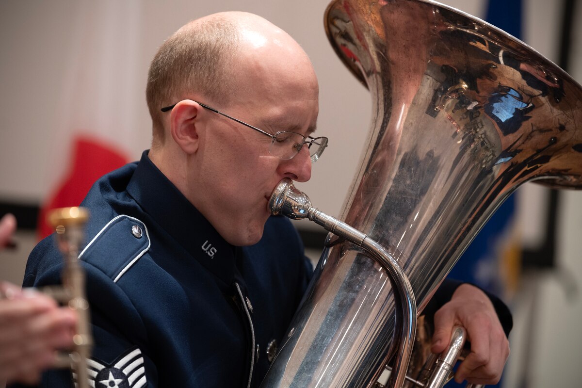 USFJ/5AF, 374 AW commanders visit Band of the Pacific-Asia > Yokota Air ...