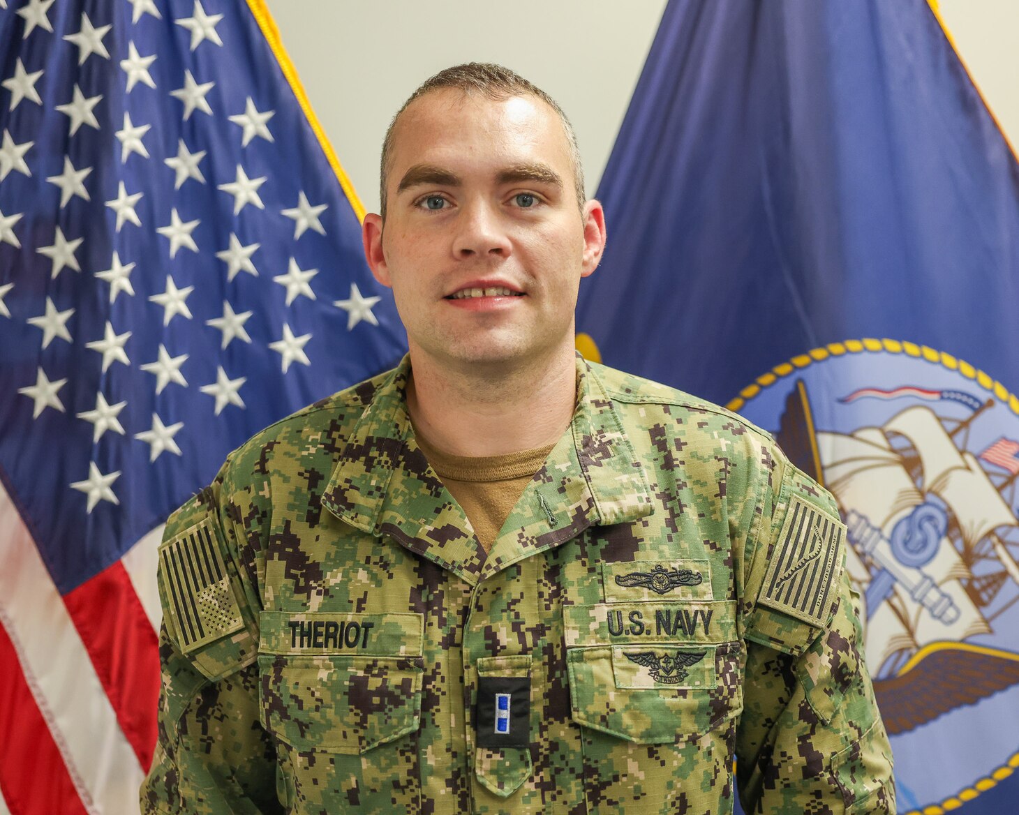 Hometown Highlight - CWO3 Nicholas Theriot > Naval Meteorology and ...