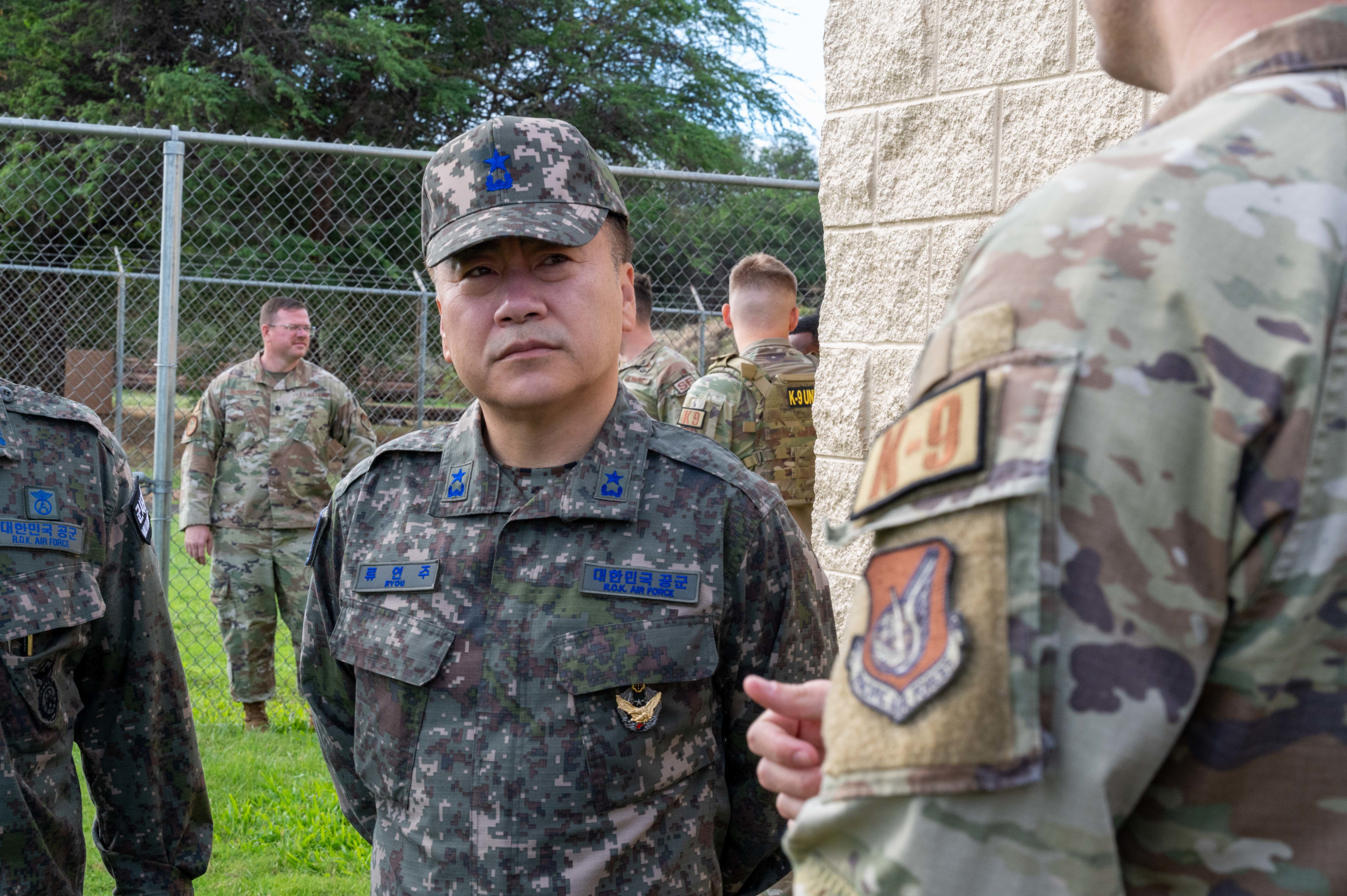 ROKAF Military Police Agency chief visits PACAF HQ > Pacific Air Forces ...