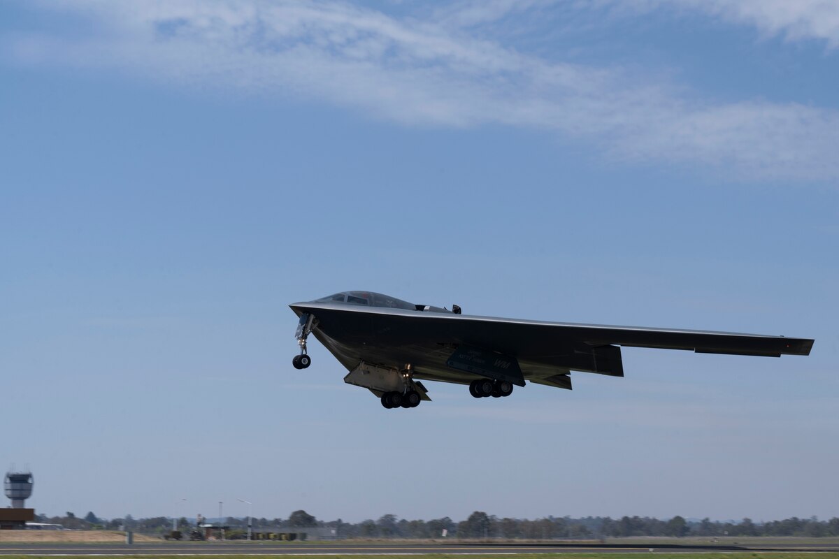 Stealth bombers land precision strike against Houthi militia > Air ...