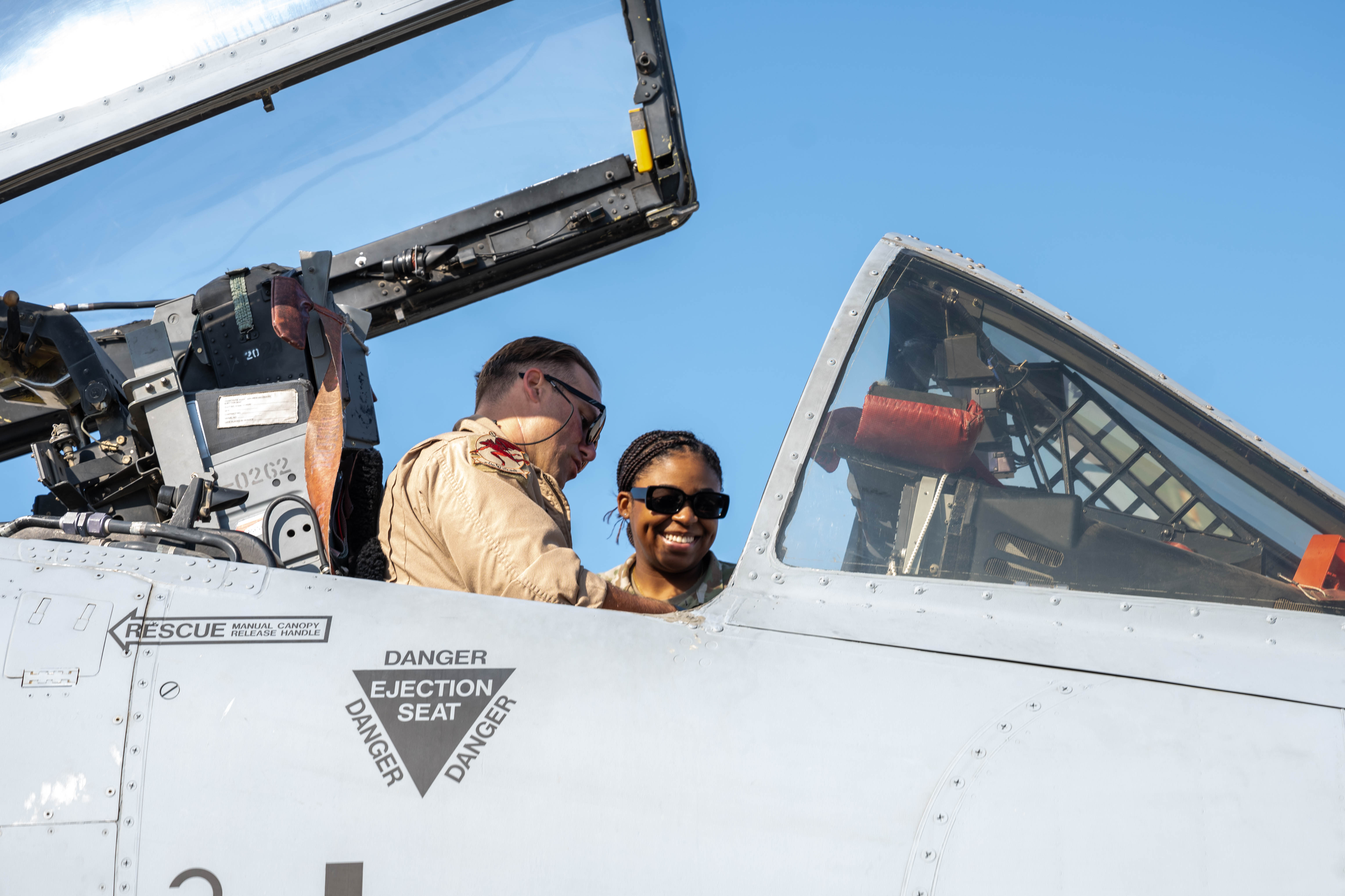 379th EFSS Pet the Jet > U.S. Air Forces Central > Article Display