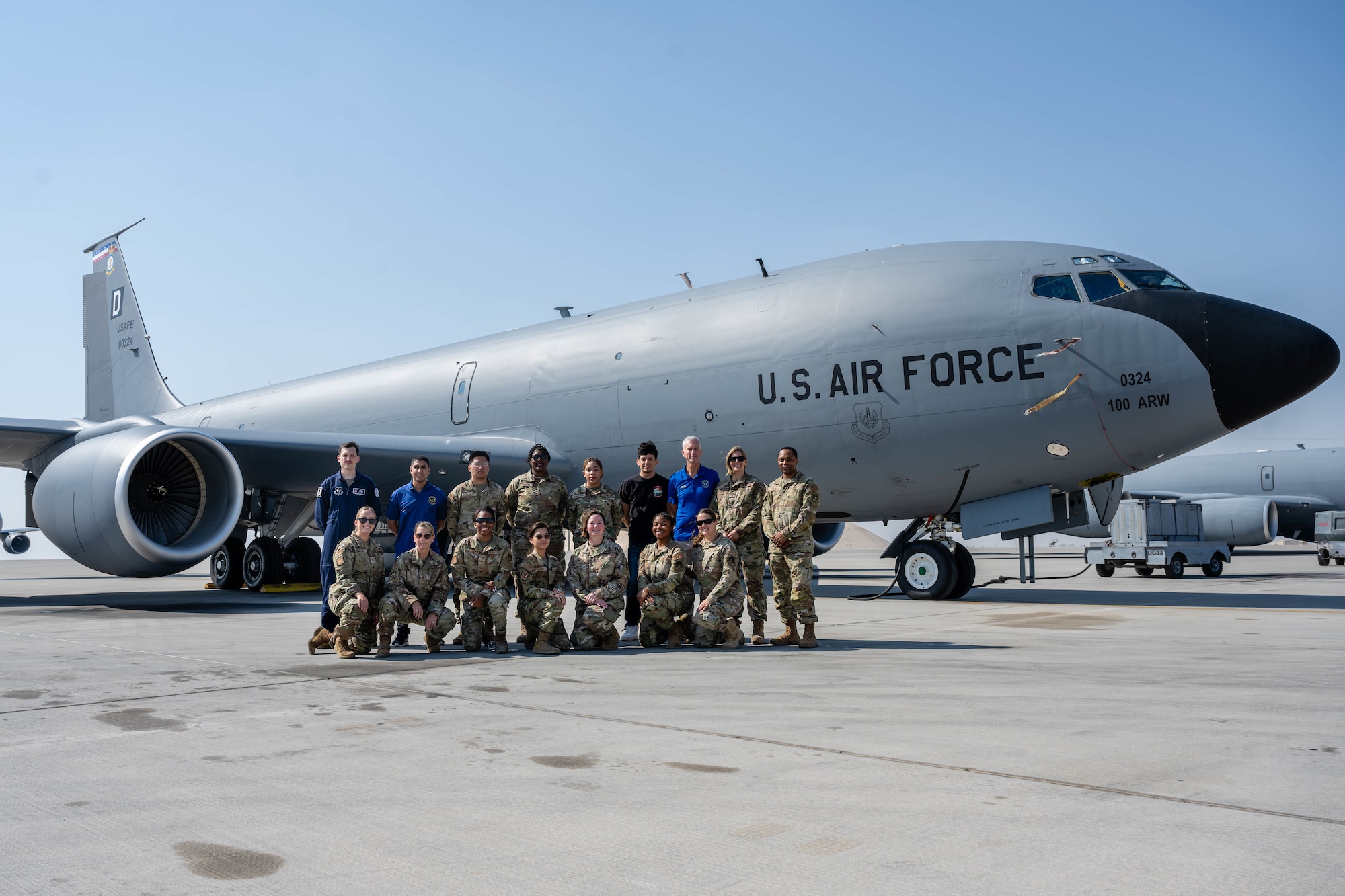 379th EFSS Pet the Jet > U.S. Air Forces Central > Article Display
