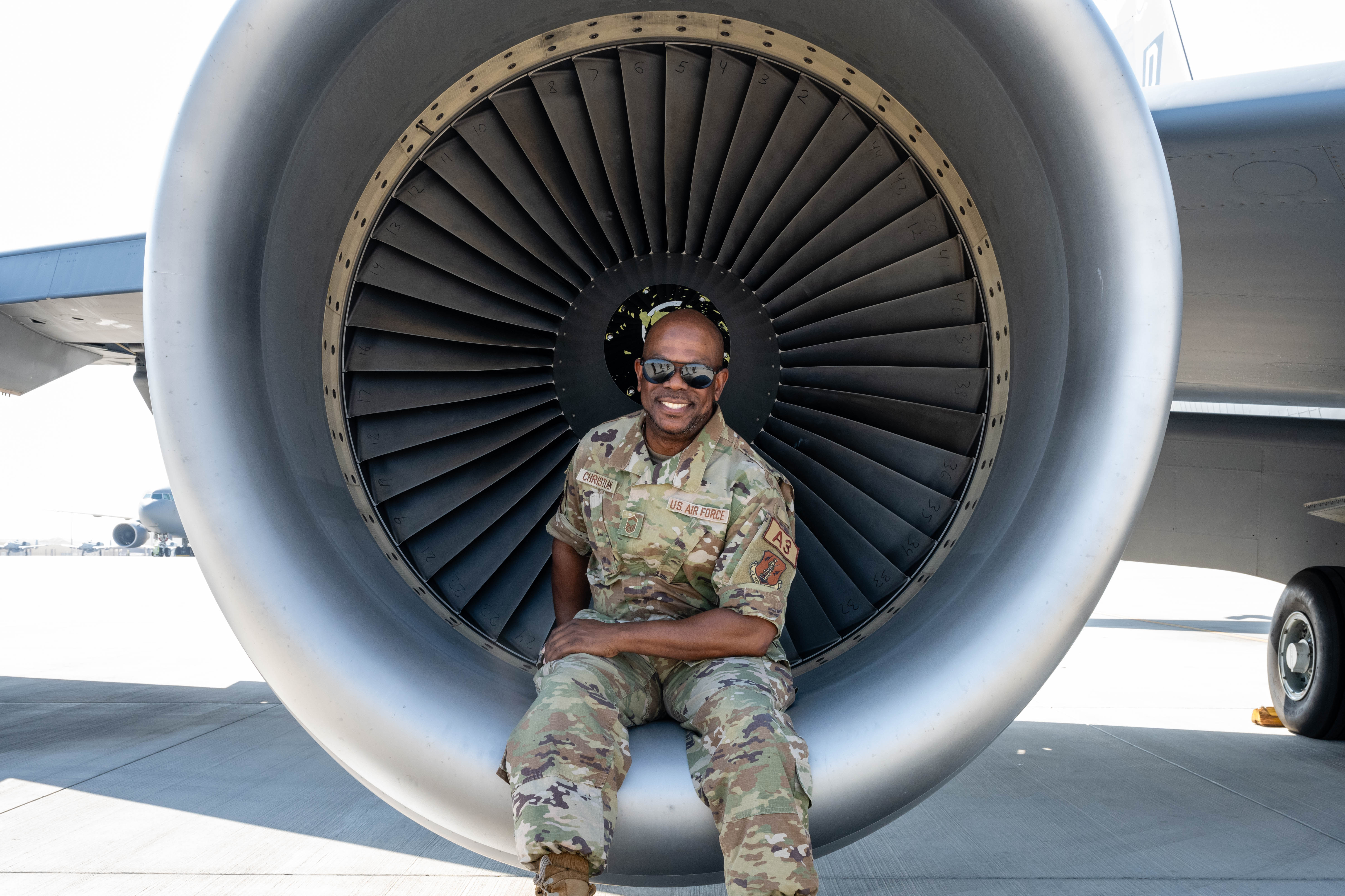 379th EFSS Pet the Jet > U.S. Air Forces Central > Article Display
