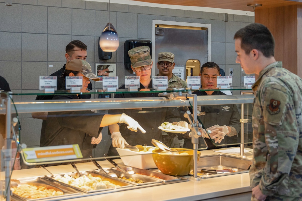 27 SOW leadership serves Air Commandos annual Thanksgiving meal ...