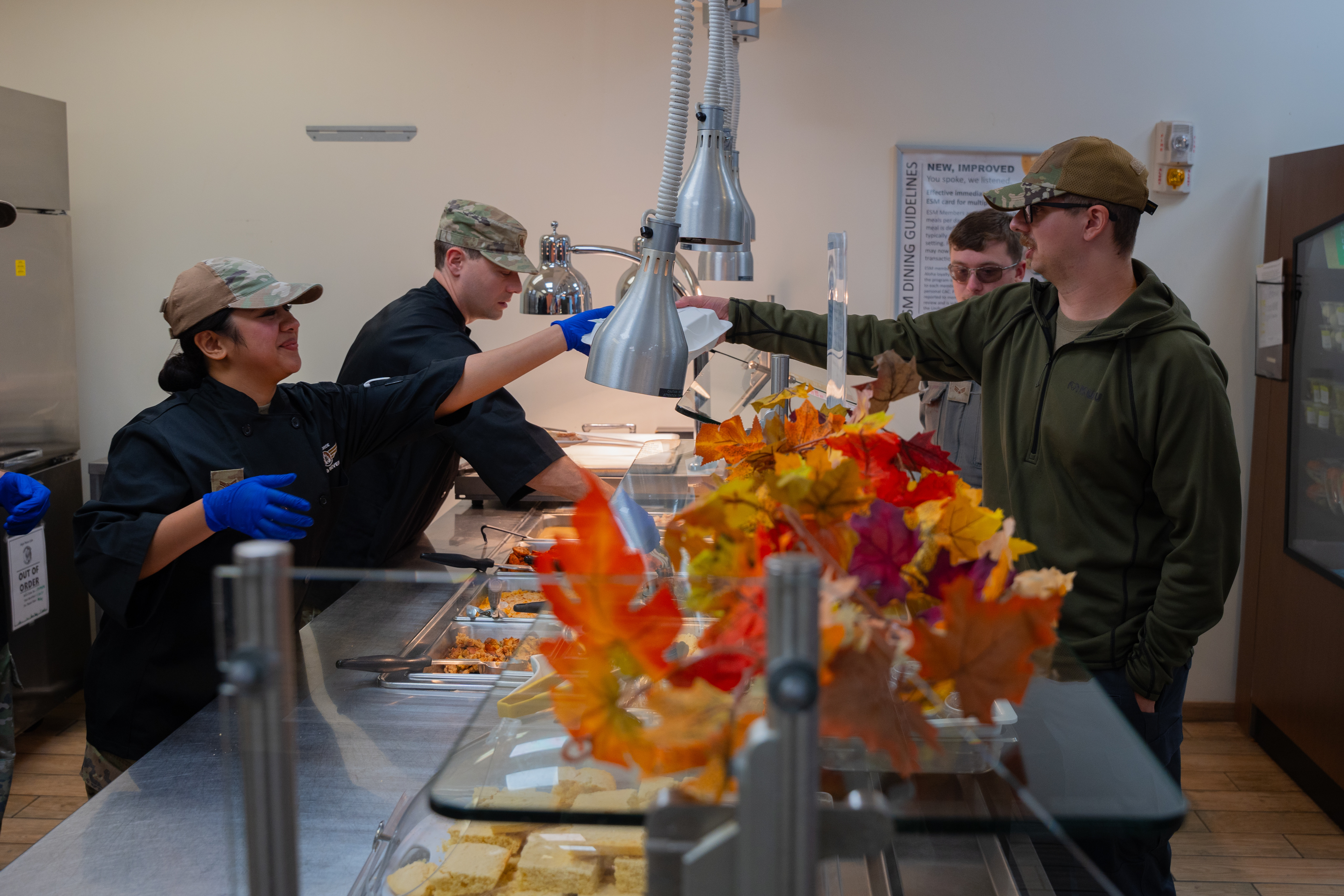 27 SOW leadership serves Air Commandos annual Thanksgiving meal > Air ...