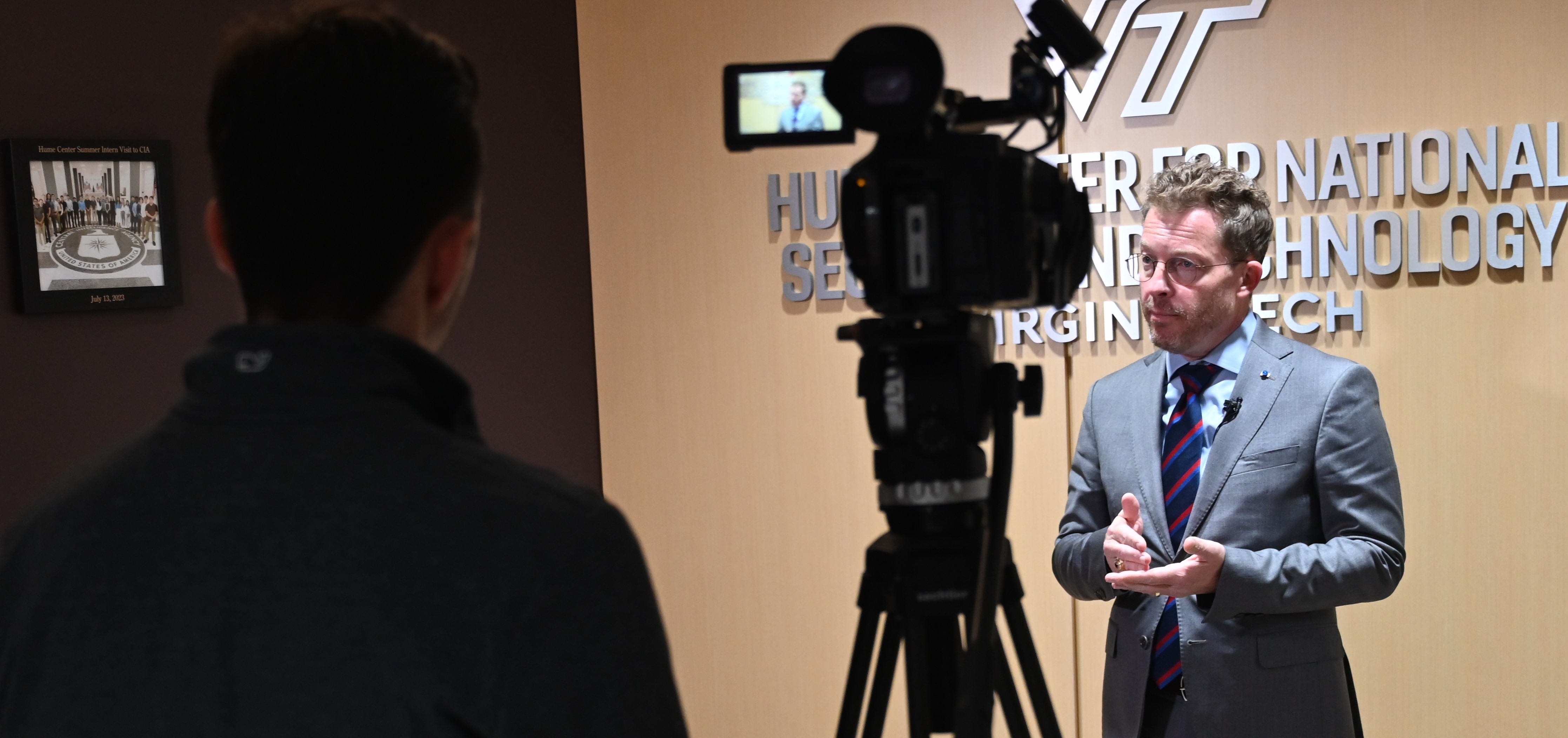 DCSA Director presents coveted Excellence in Counterintelligence Award ...