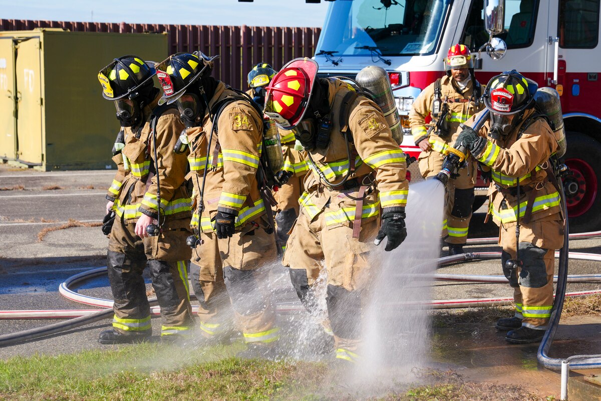 Team Robins Fire Services conducts live structural fire training ...