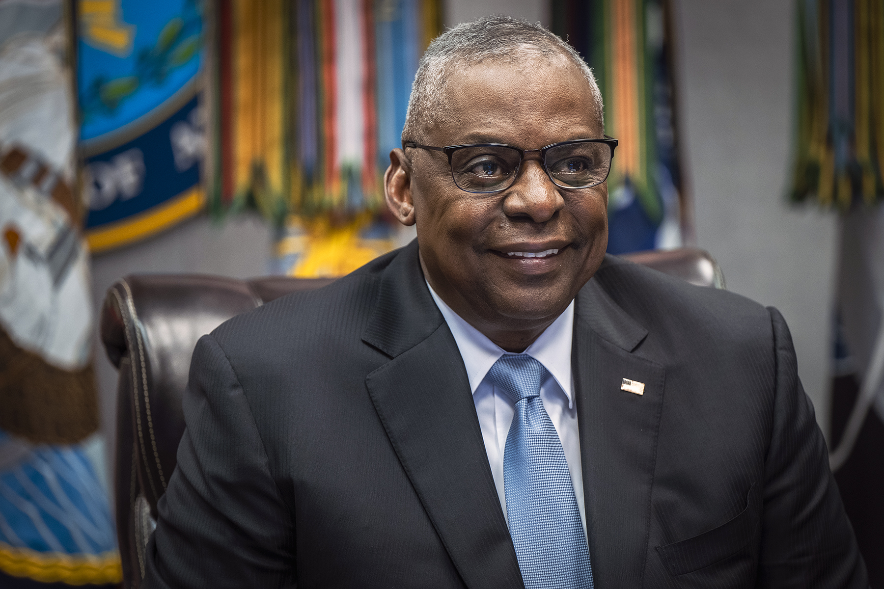 Austin Brings Holiday Cheer to Deployed Service Members > U.S ...