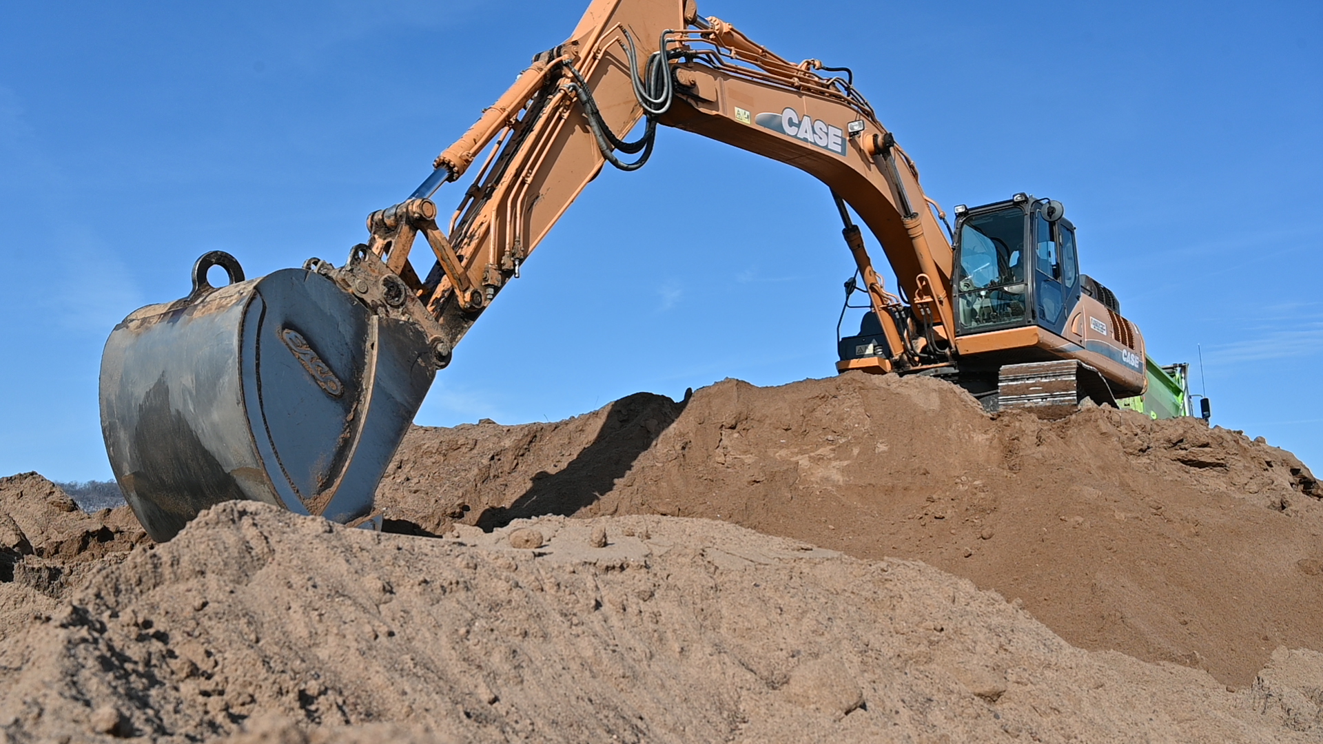 City of Wabasha, Minnesota, Corps of Engineers continue river sand ...