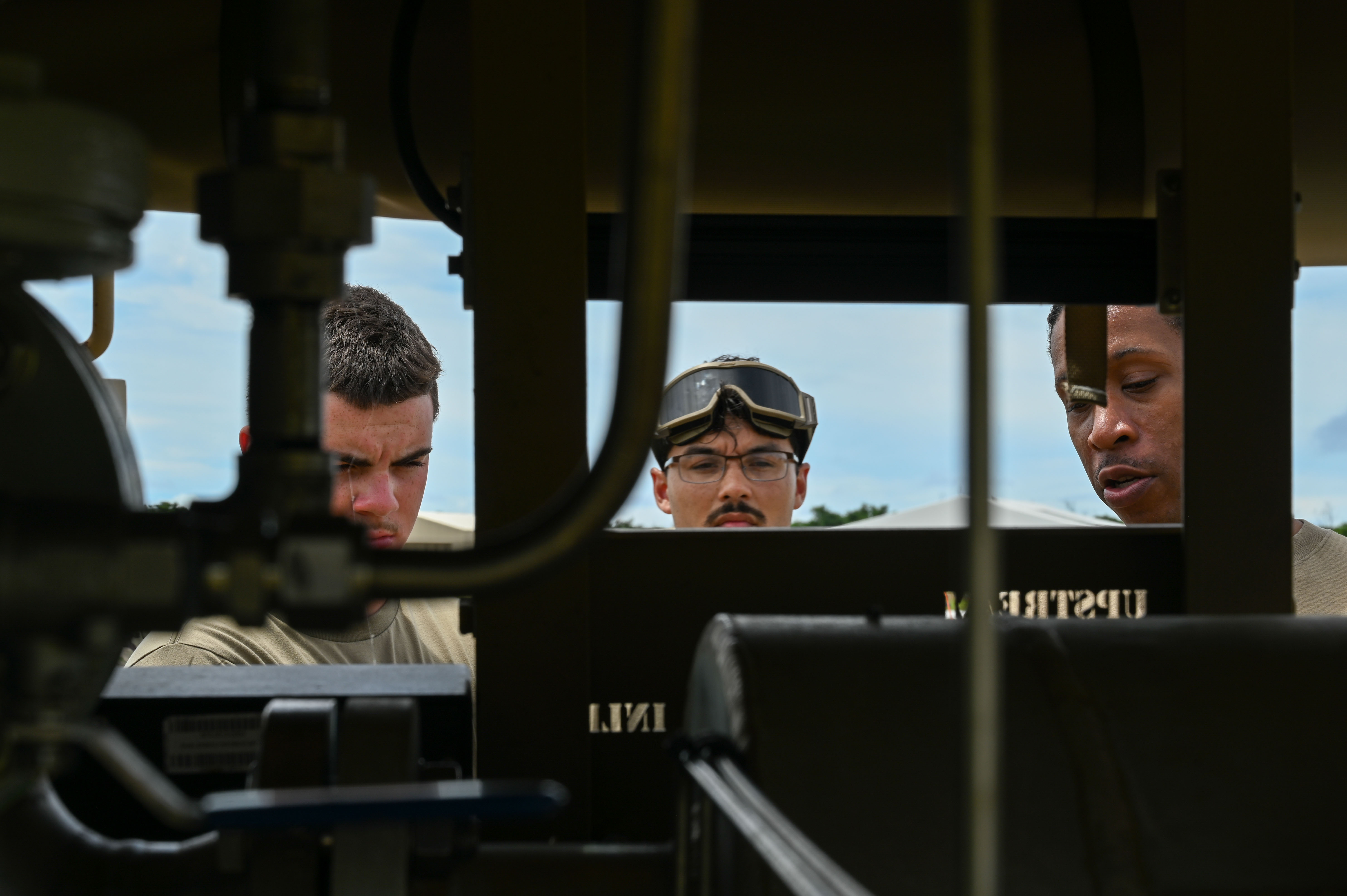 The "Fuelture" Experts - 36 CRS & 36 LRS Refueling Training > Andersen ...