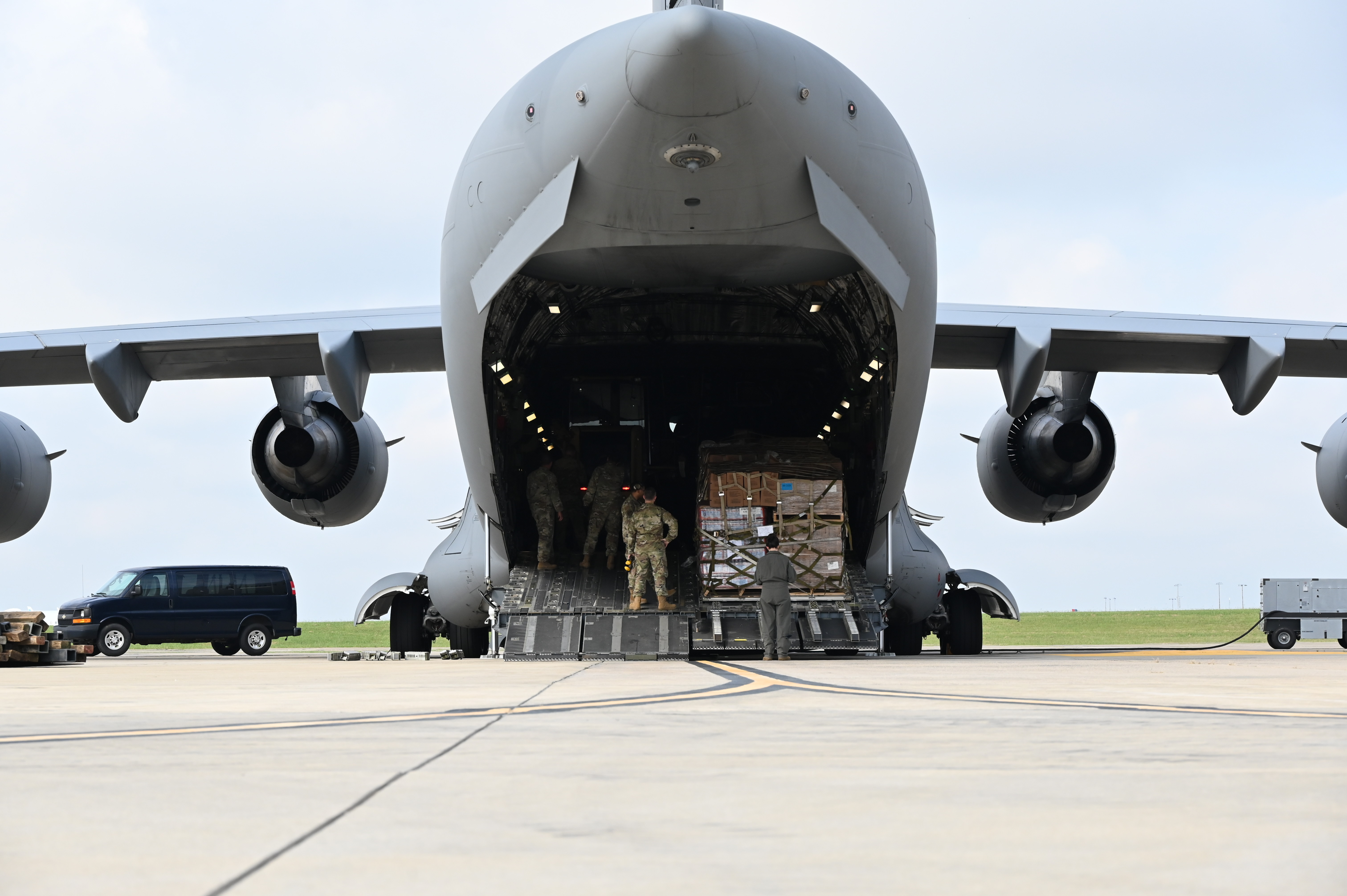 North Carolina Guard delivers food, water to hurricane victims > Air ...