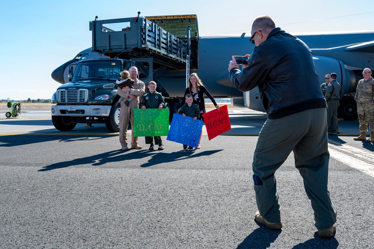 PHOTOS: 92nd Air Refueling Squadron Airmen return from deployment > Fairchild Air Force Base ...