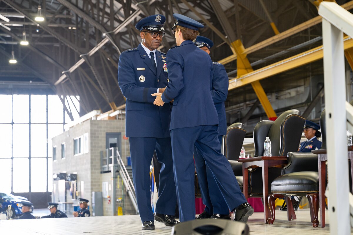 Transportation Command welcomes Gen. Reed as new commander > Scott Air ...