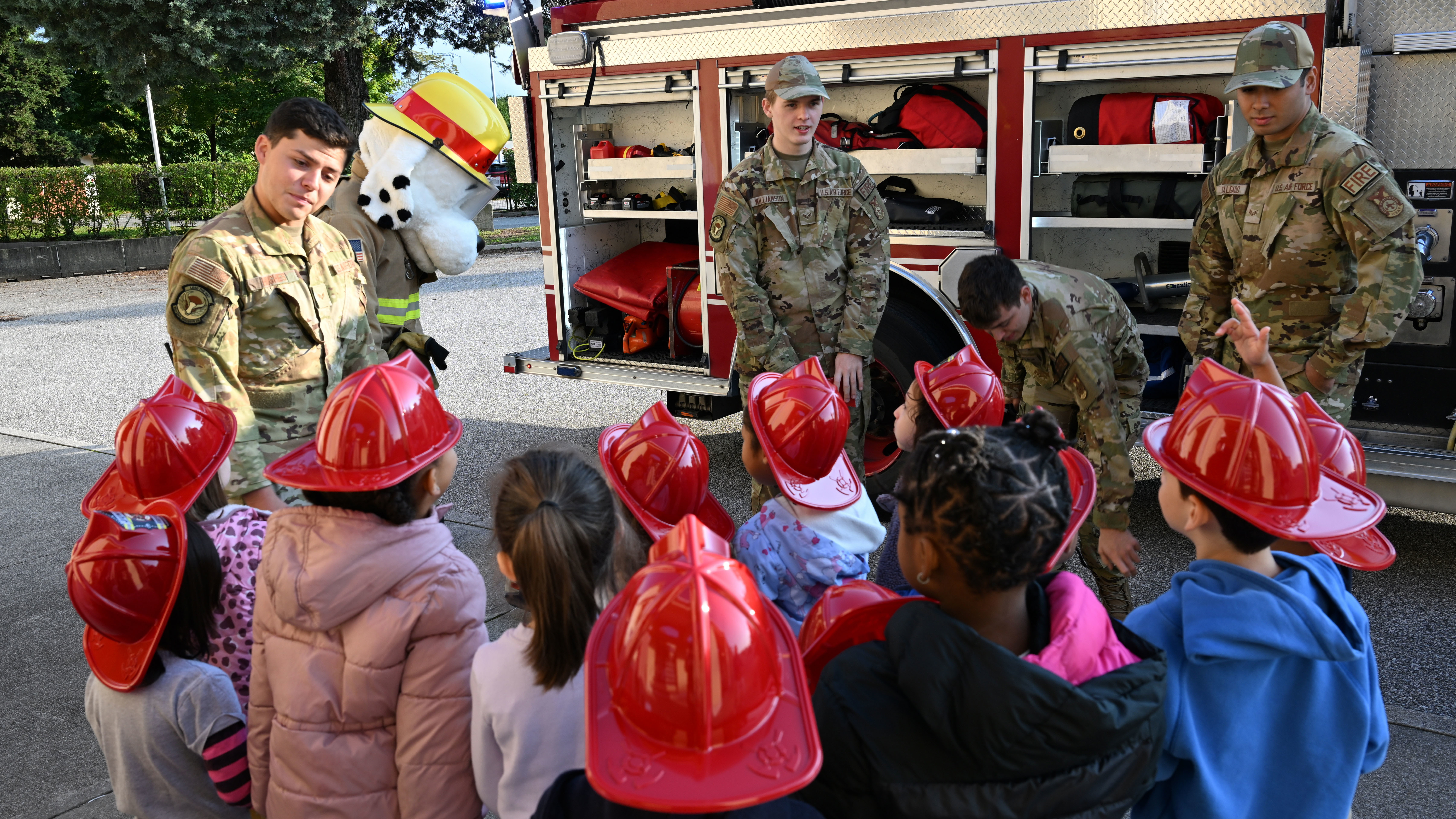 Sparky kicks off Fire Prevention Week 24 > Aviano Air Base > Display
