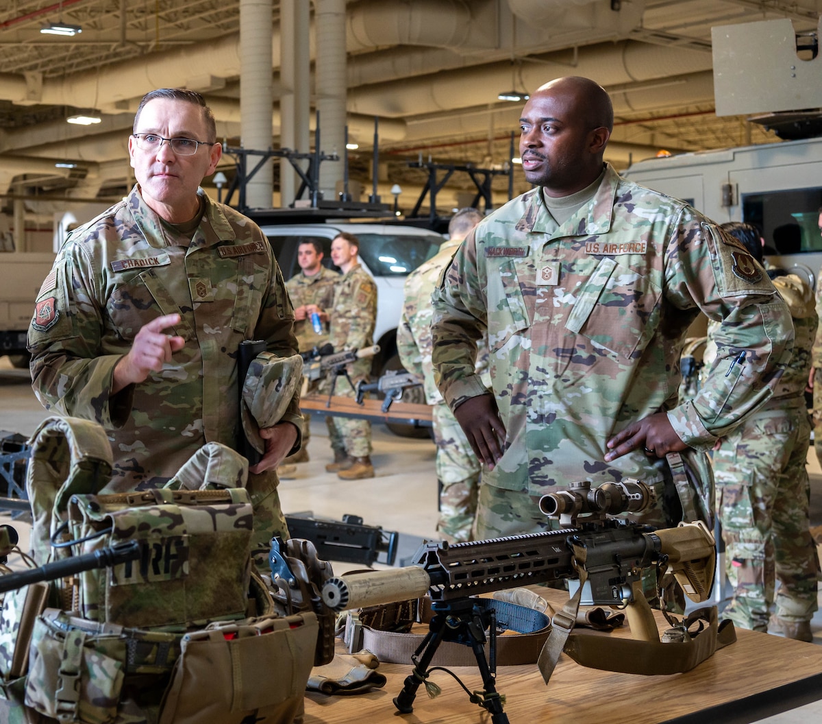 CMSgt Chadick tours the 91st Missile Wing > Minot Air Force Base ...