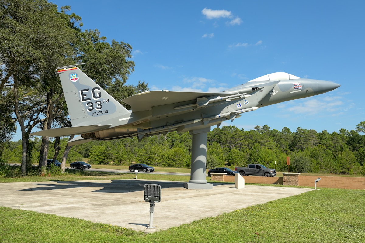 33 FW F-15 static undergoes restoration > 33rd Fighter Wing > Display