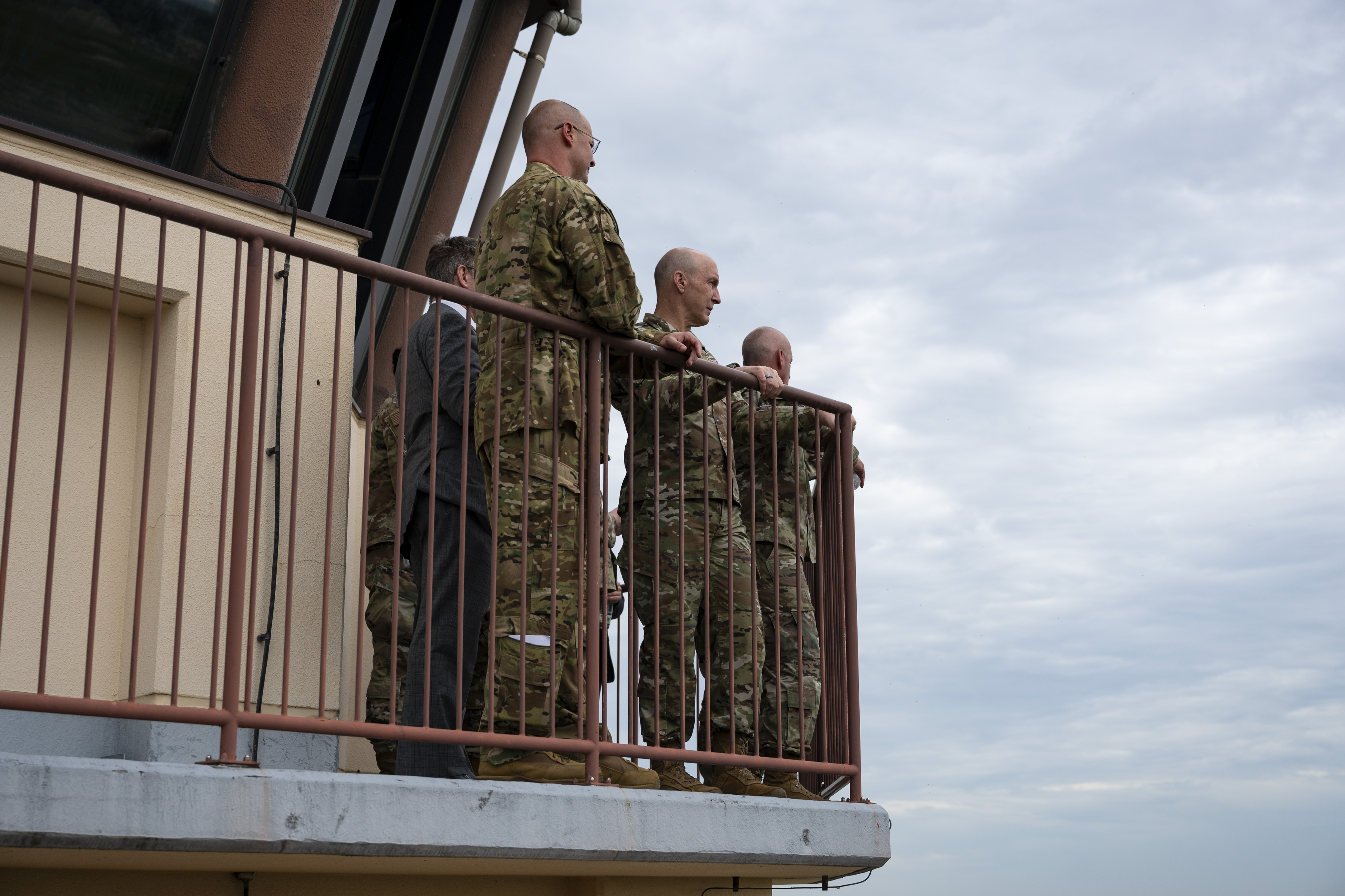 CSAF, CMSAF communicate readiness, reoptimization during visit at Yokota